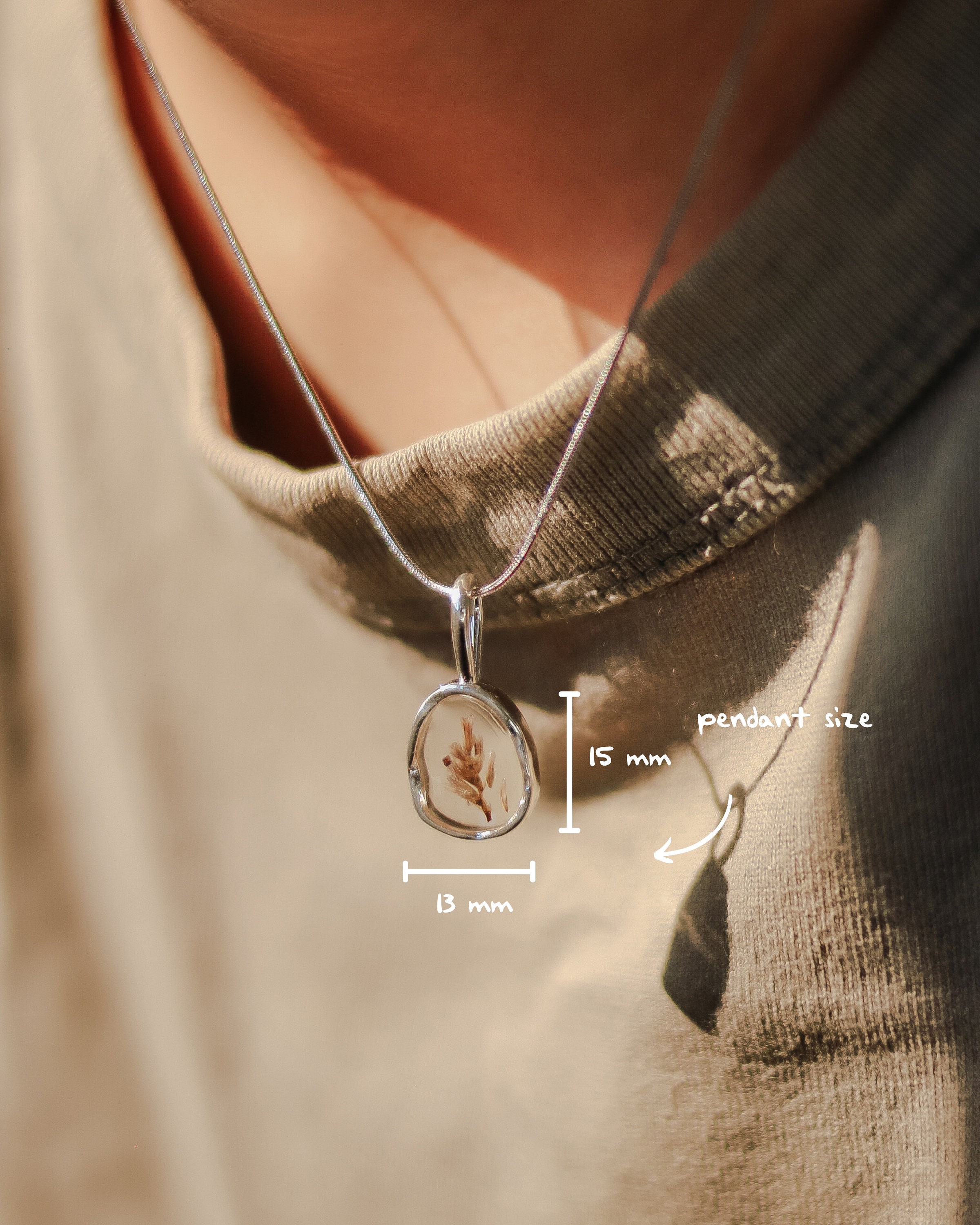 Ione Dried Flower Collection Handmade Resin Necklace by Rosa Lia - Etsy