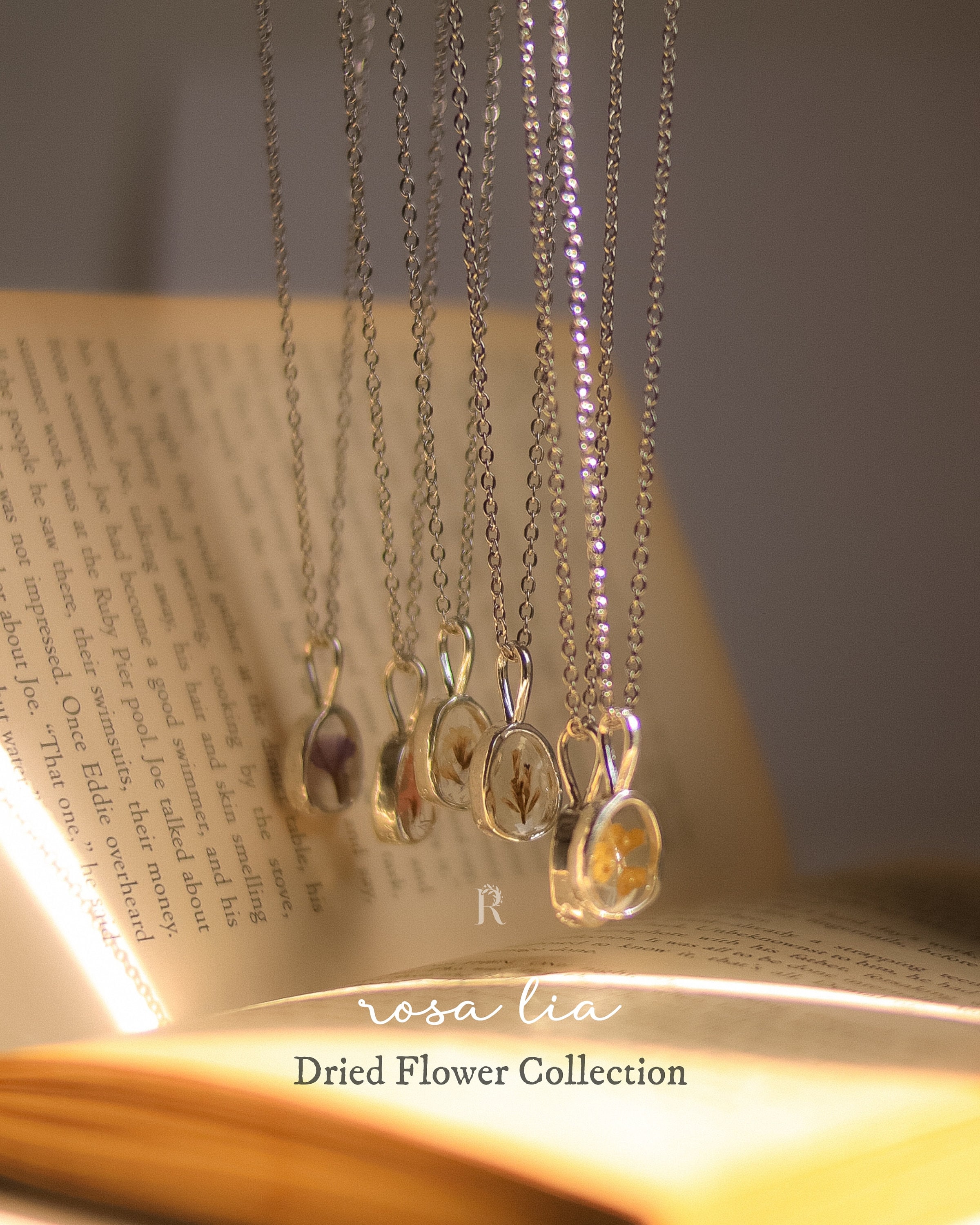 Ione Dried Flower Collection Handmade Resin Necklace by Rosa Lia - Etsy