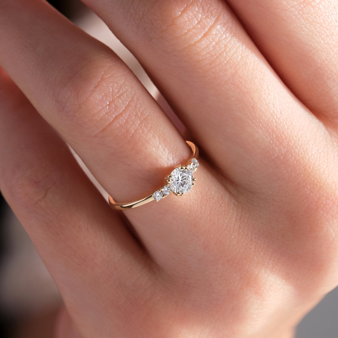 Round Cut Brilliant Diamond Engagement Ring 18K Gold Dainty CZ Diamond ...