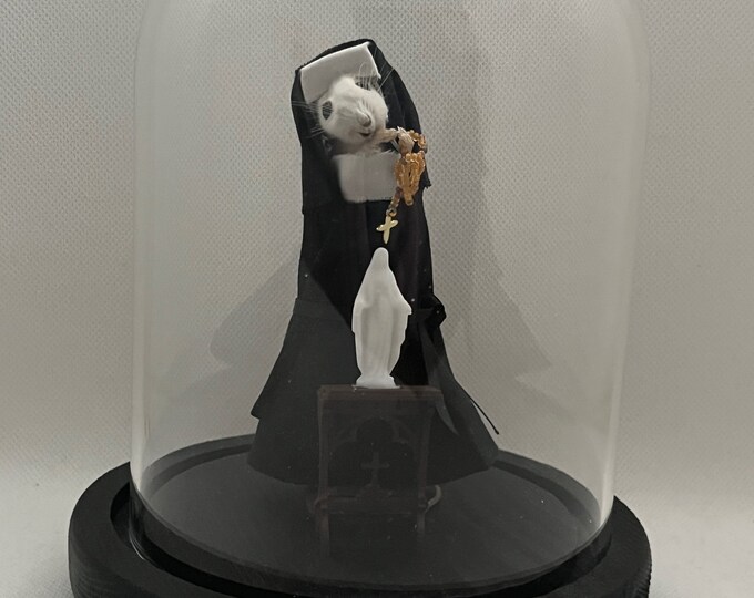 Taxidermy Mouse Nun (catholic Church Style) With Rosary Beads Viewing a ...