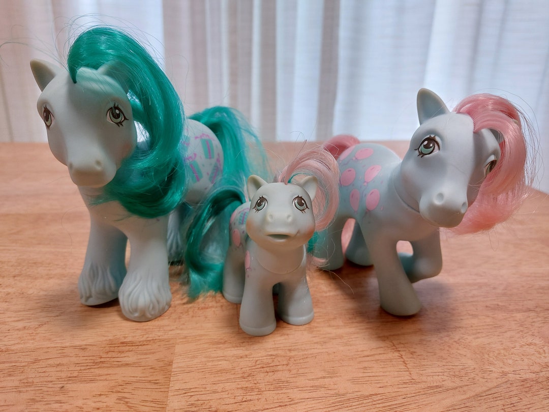 My Little Pony Loving Family Sweet Celebrations Daddy, Mommy, and Baby ...