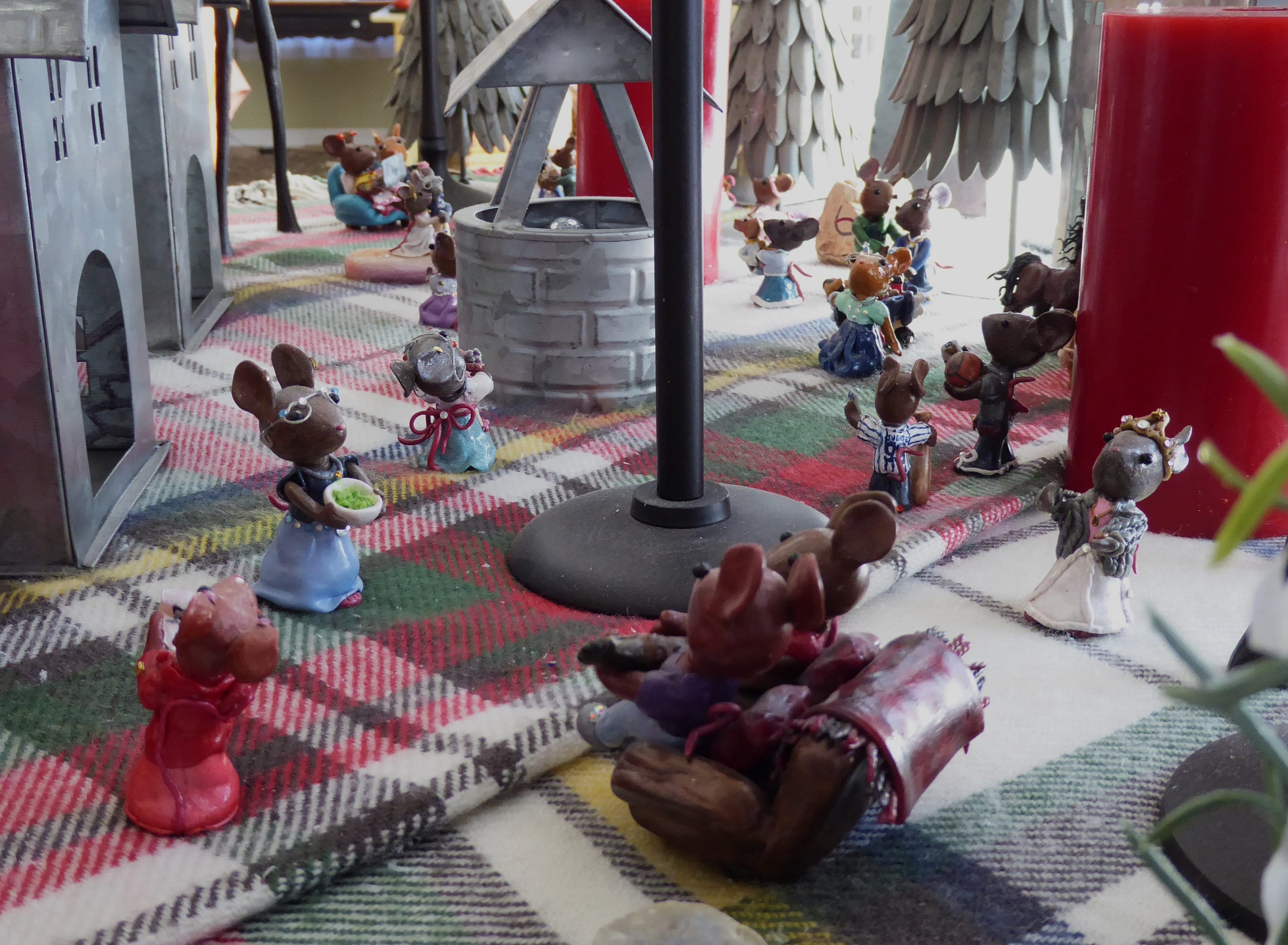 2 CUSTOM Clay Mice on Couch Two Family Mice Figurines, Personalized ...