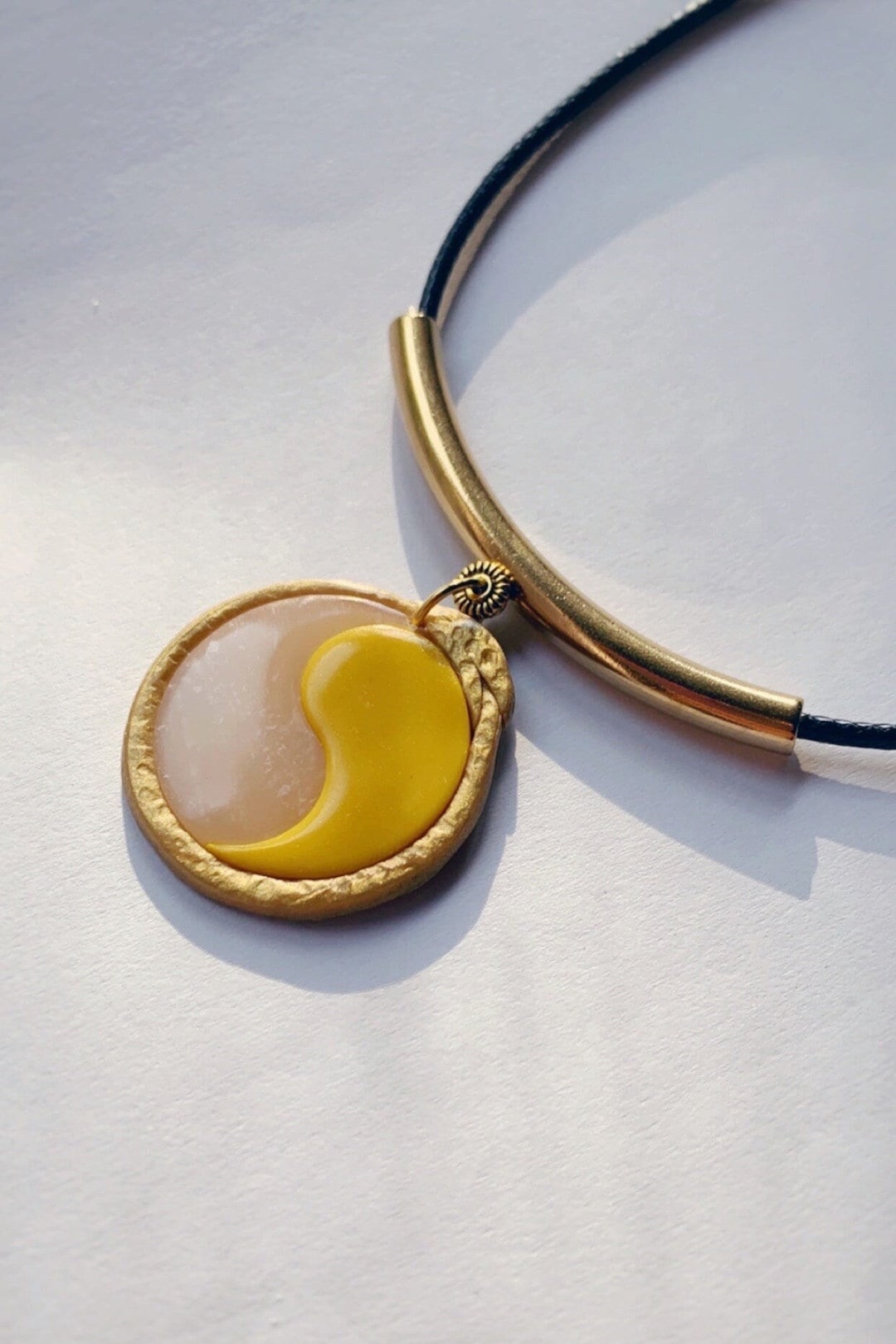 Yellow Ajah Aes Sedai Necklace - Etsy