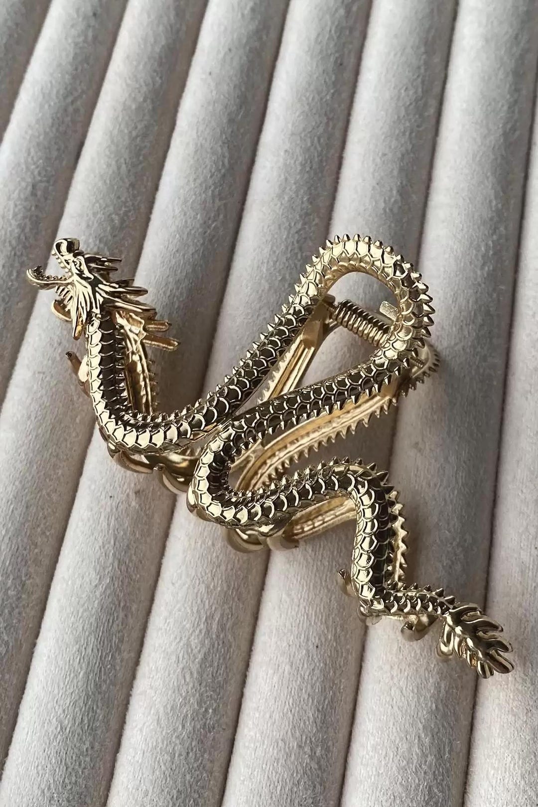 Dragon Hair Clips Modern and Stylish Design Halloween Gift Metal ...
