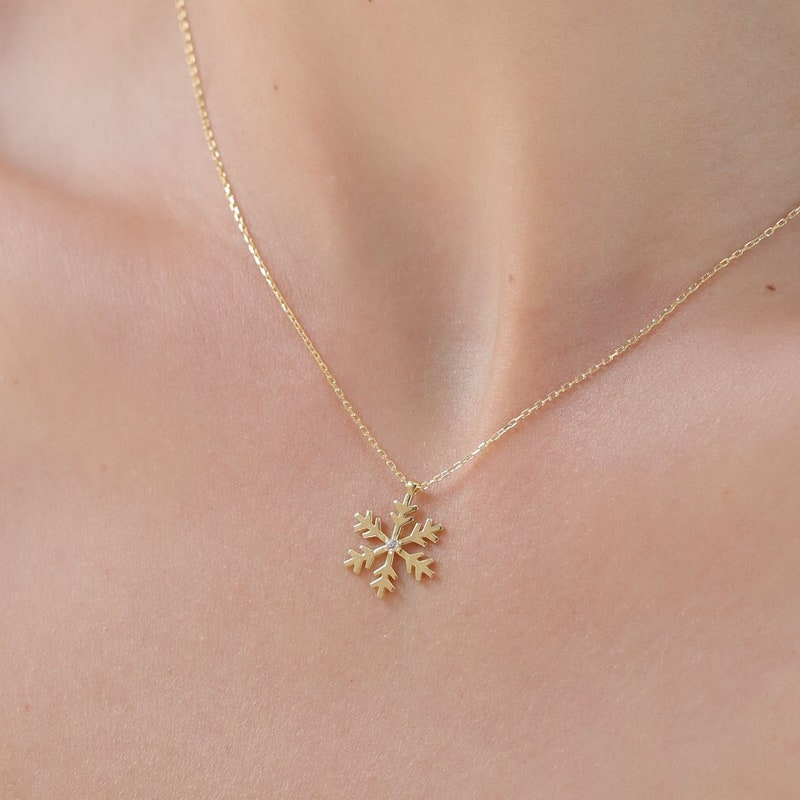 Snowflake Necklace - Etsy