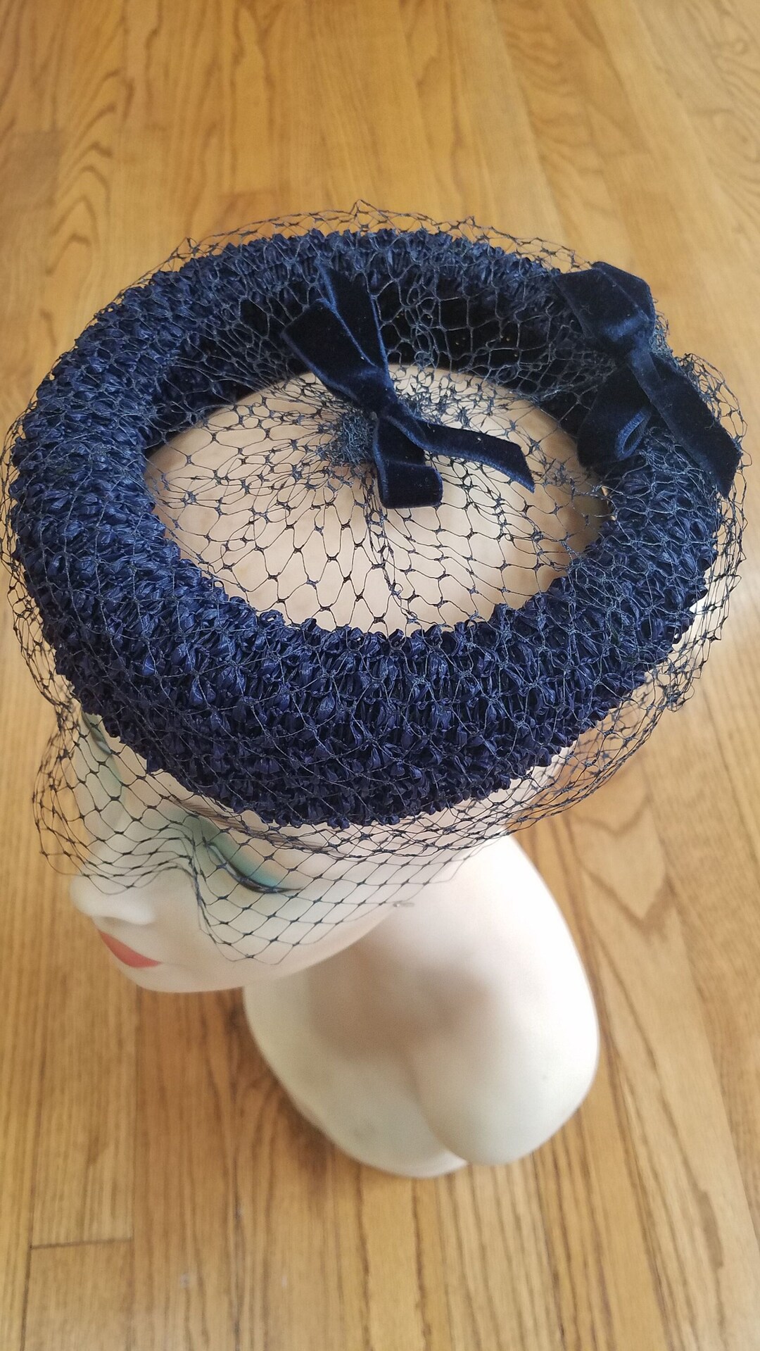 Vintage 1940s Hat Ladies Blue Fishnet Mesh Veil / Headband Hair Ring ...