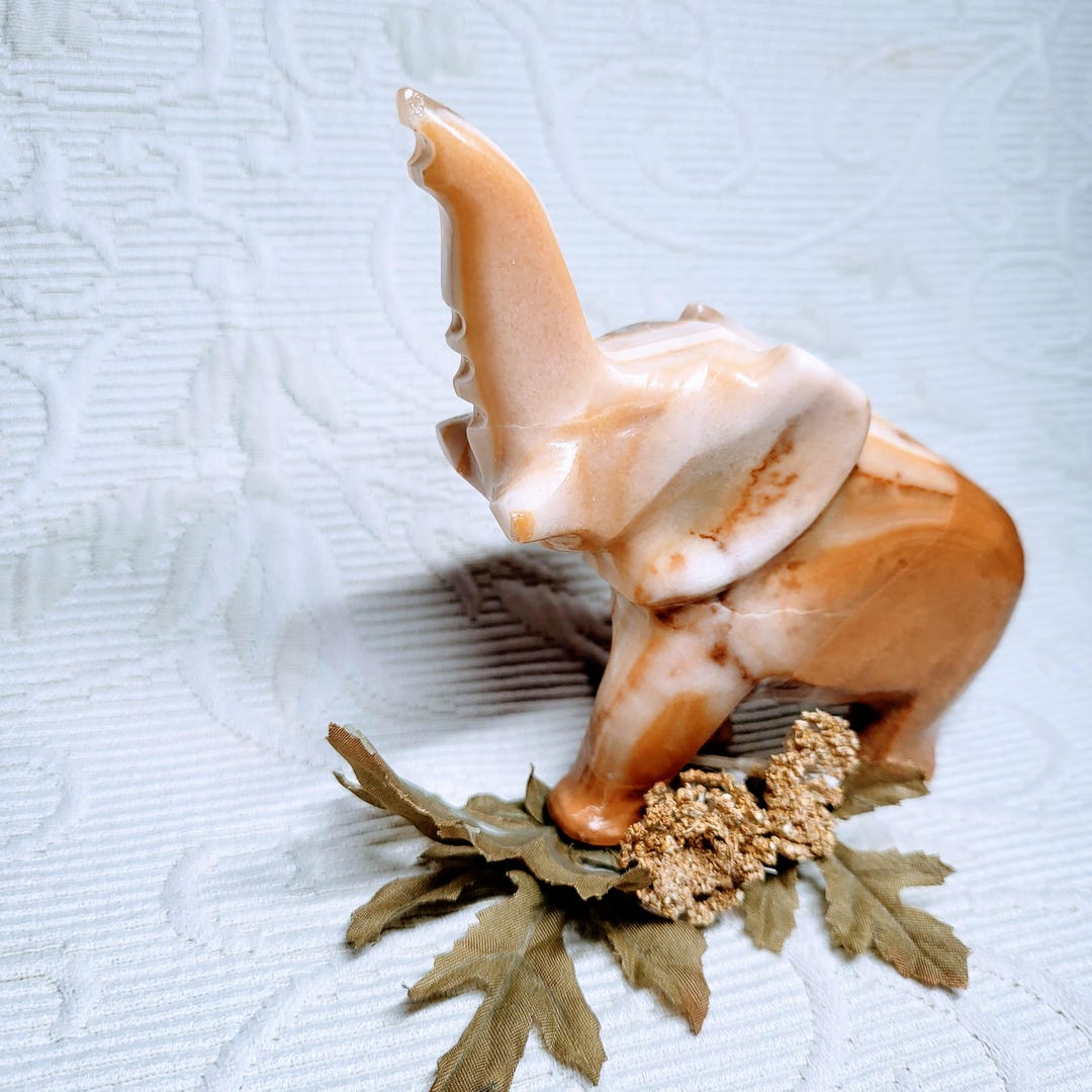 Figura de elefante de ónix tallada a mano: escultura animal de piedra ...
