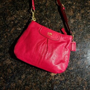 COACH Raspberry Pink Pebble Leather Crossbody Bag/zipp Closure ...