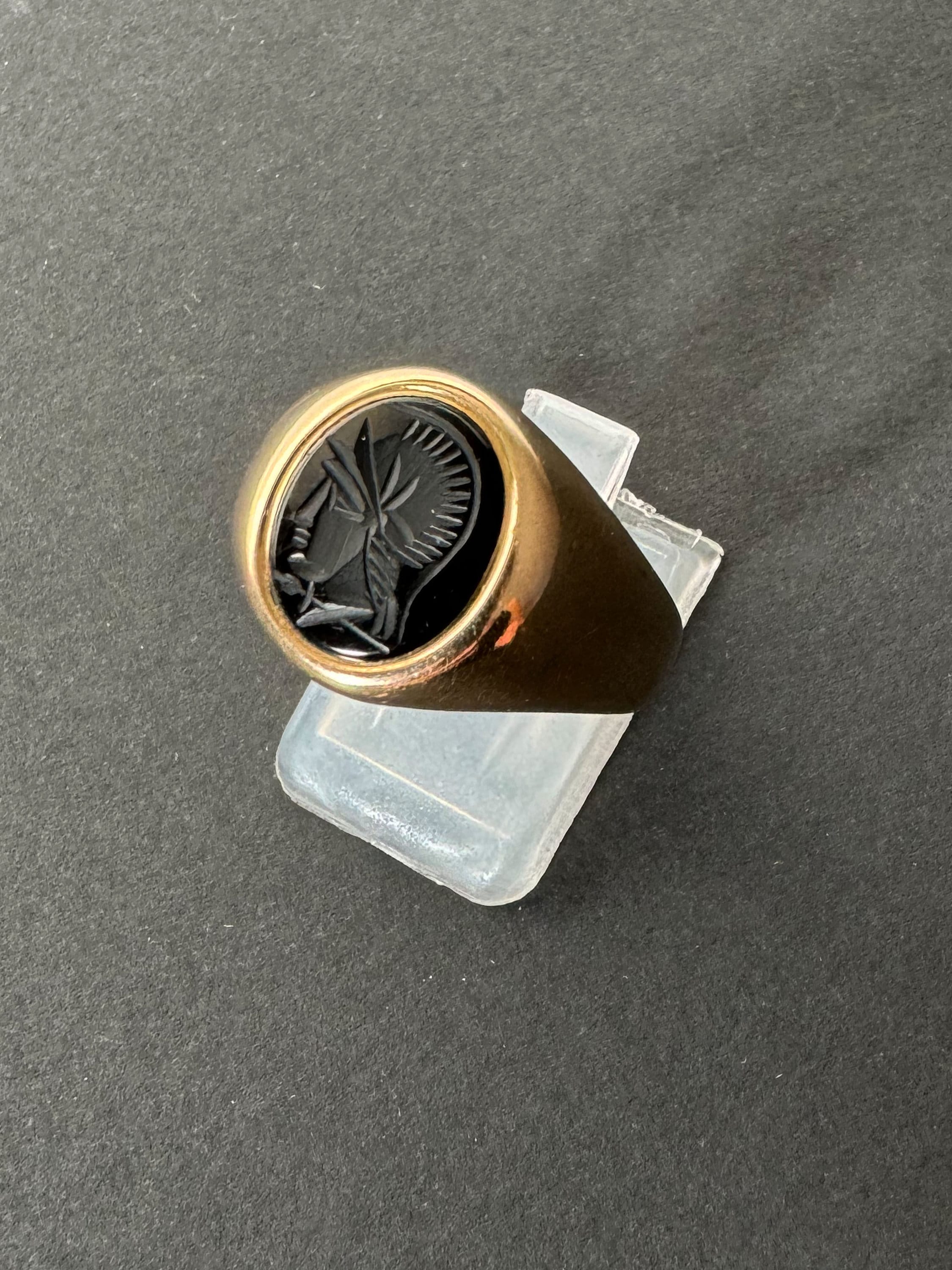 Vintage 9ct Gold Hematite Centurion Signet Ring With British Hallmark ...