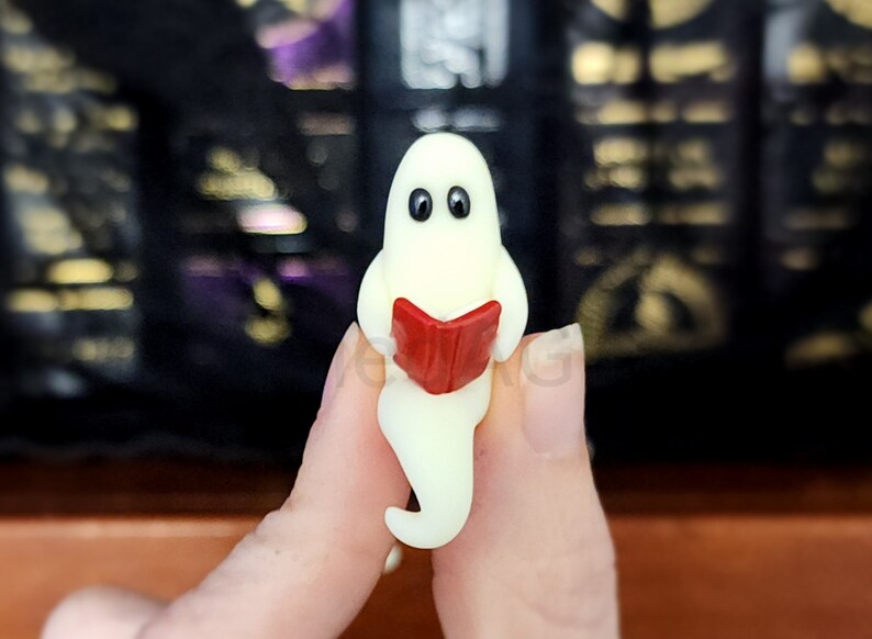 NEW GEN 2 Pet Ghost Reading a Book Miniature Shelf Sitter Figurine ...