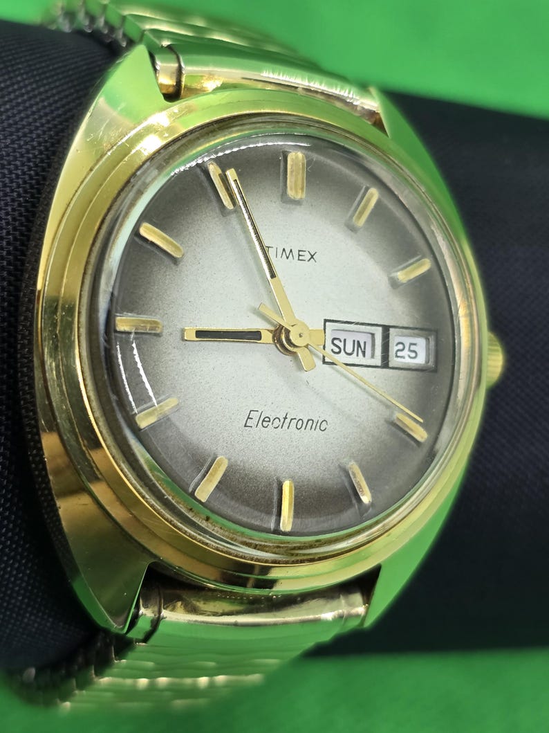Vintage Men's Timex Electric Watch W/gold Filled Watch Band - Etsy