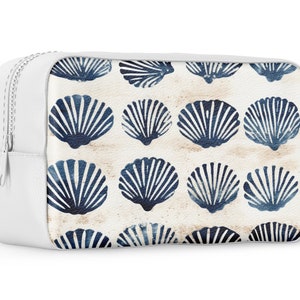 Seamless Seashell Background, Simple Blue Seashells Pattern, Repeating Clamshell Pattern ...