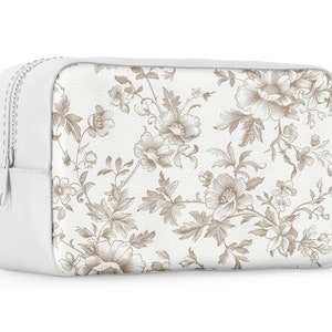 Subtle French Toile Seamless Pattern With Vines and Flowers, Gold and ...