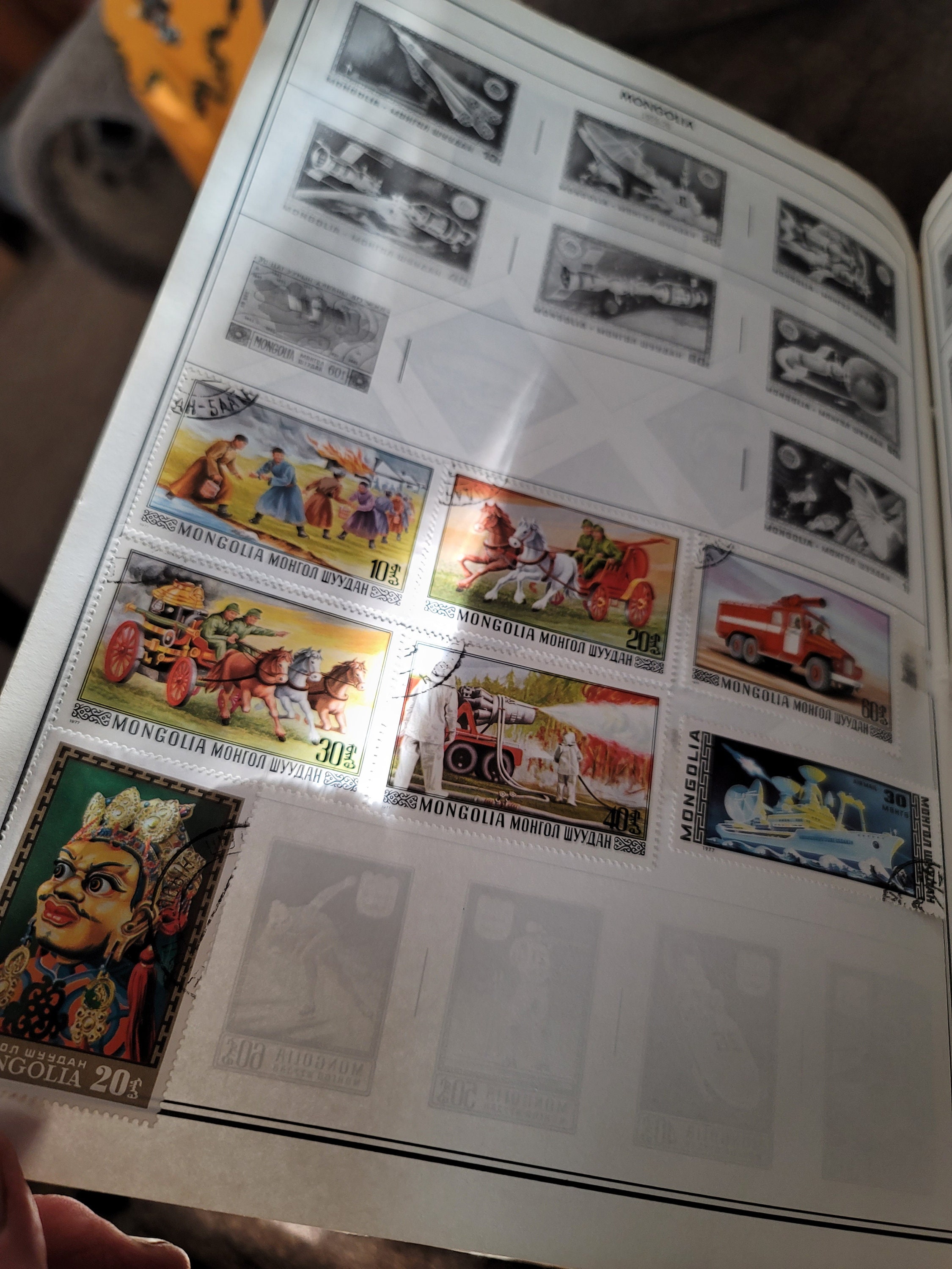 1968 Traveler Stamp Album/book Fantastic Shape Over 100 Stamps - Etsy