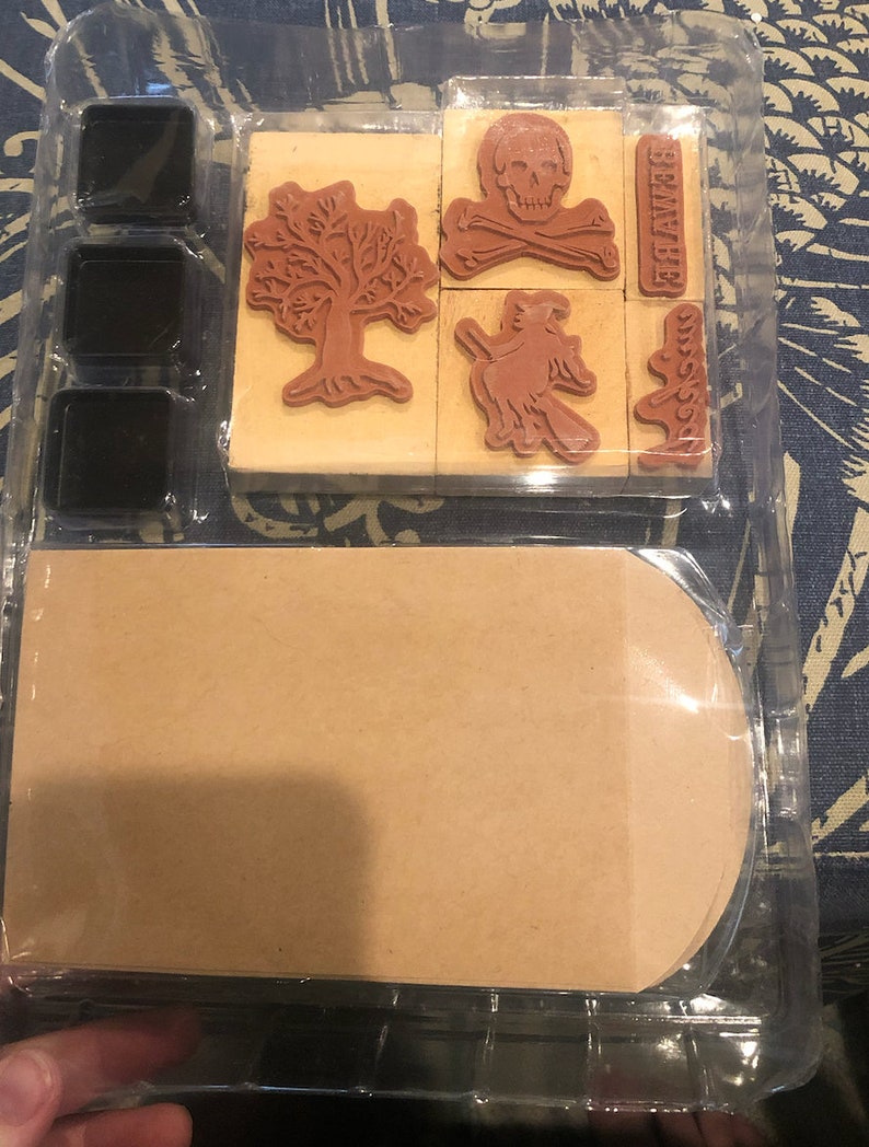 NWT Halloween Stamp Set With Labels and Treat Bags DIY Spooky Trick or ...