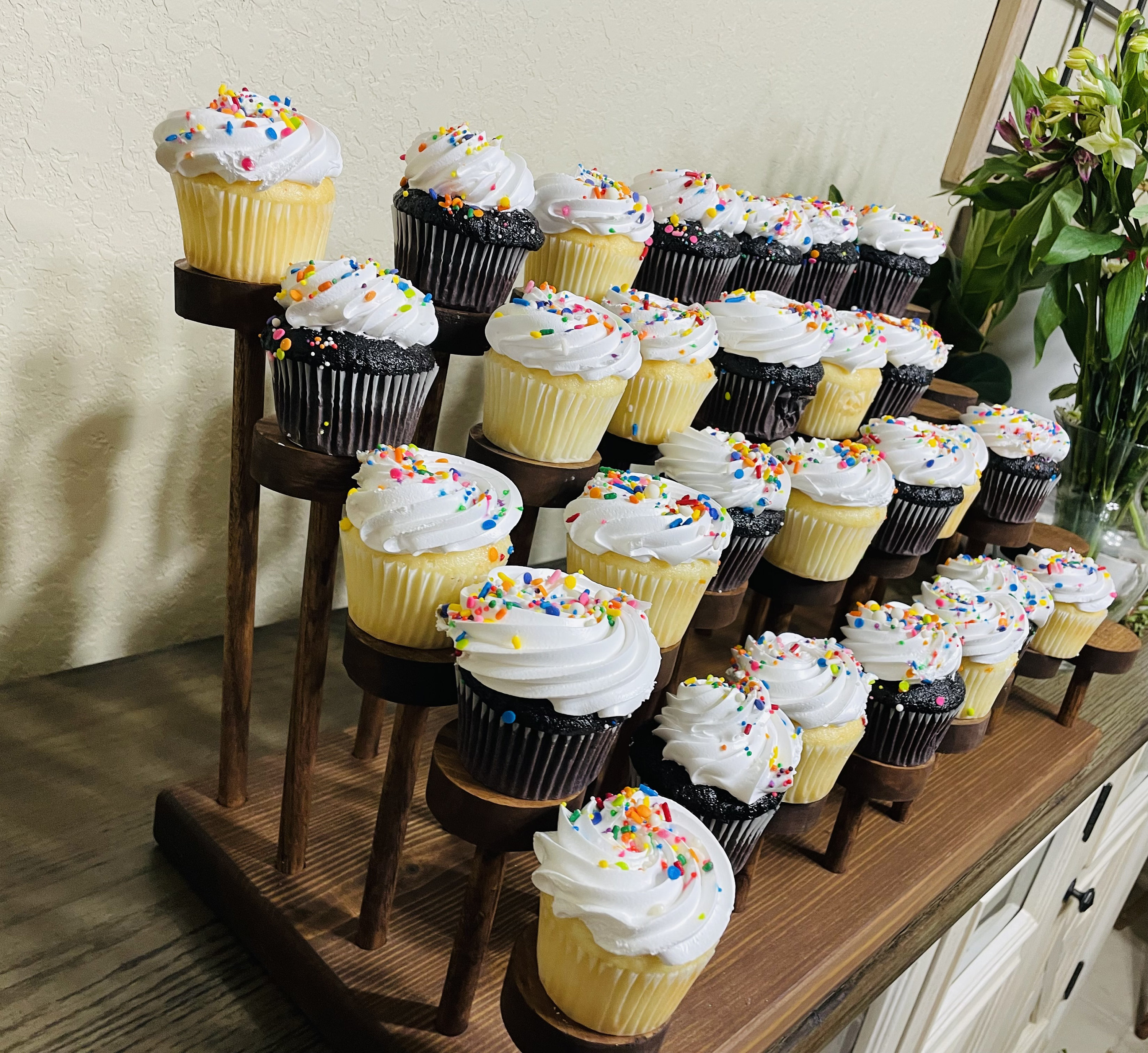 Rustic Wooden Cupcake Stand - Etsy