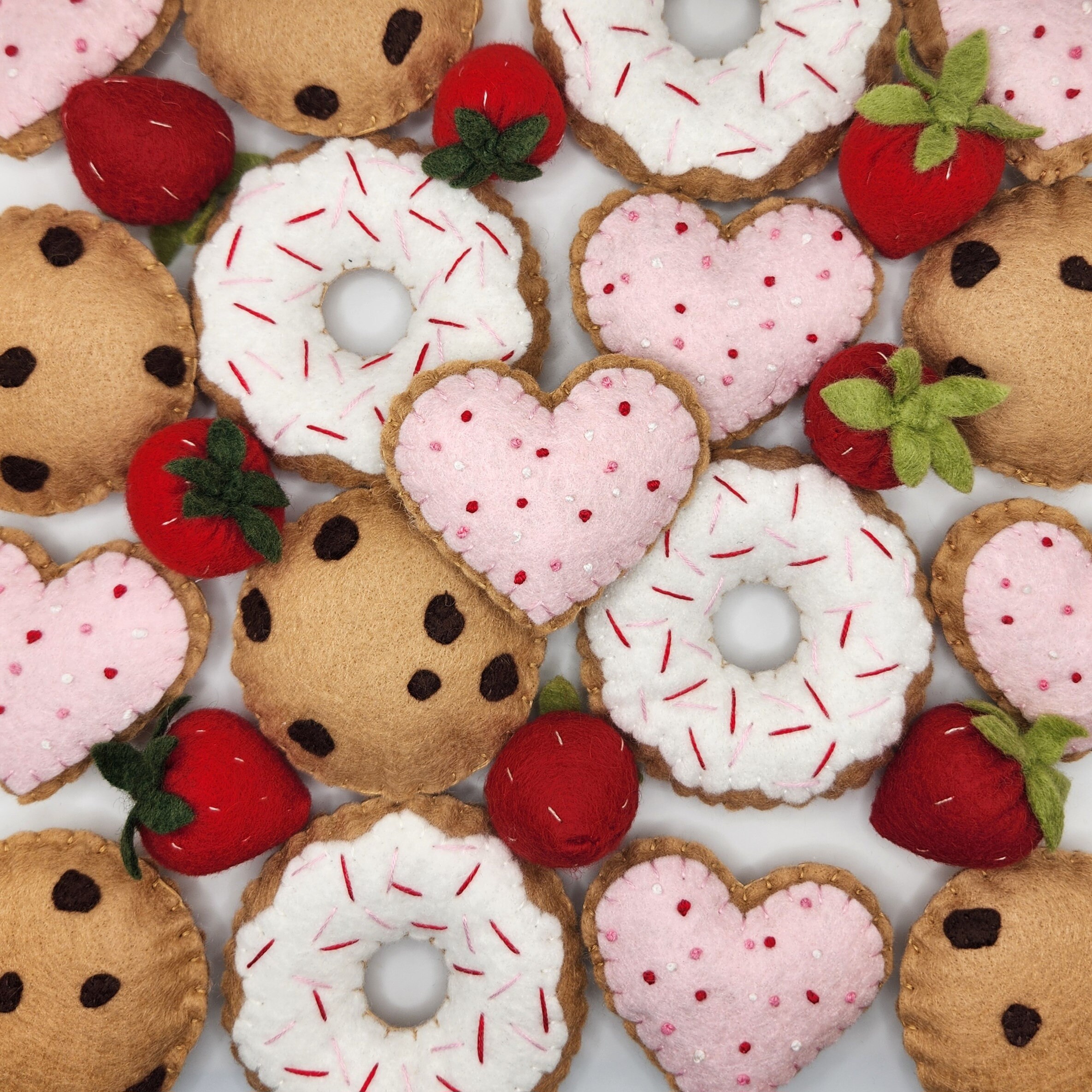 Bear's Felt Valentine Bakery Felt Play Food Pretend Donut Cookie Set ...