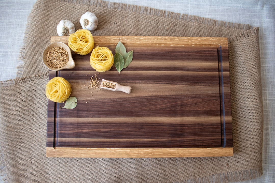 Edge Grain Walnut and Oak Cutting Board With Juice Groove and Finger ...