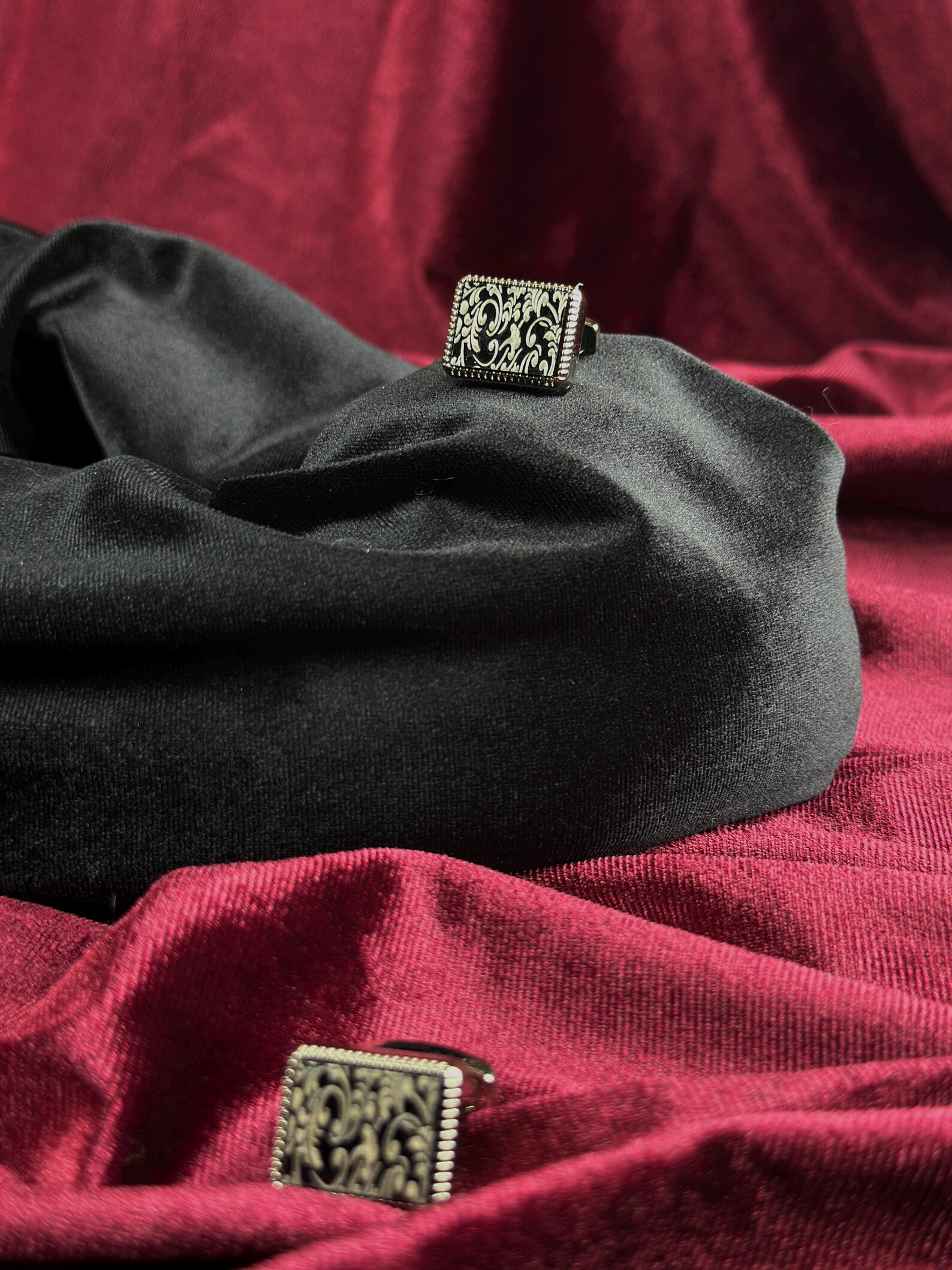 Vintage-inspired Cufflinks. Black & White Ivy Pattern, Silver-tone ...