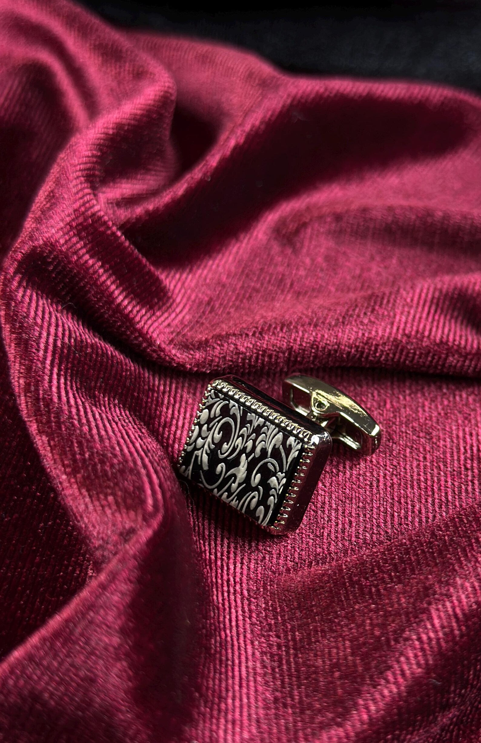 Vintage-inspired Cufflinks. Black & White Ivy Pattern, Silver-tone ...