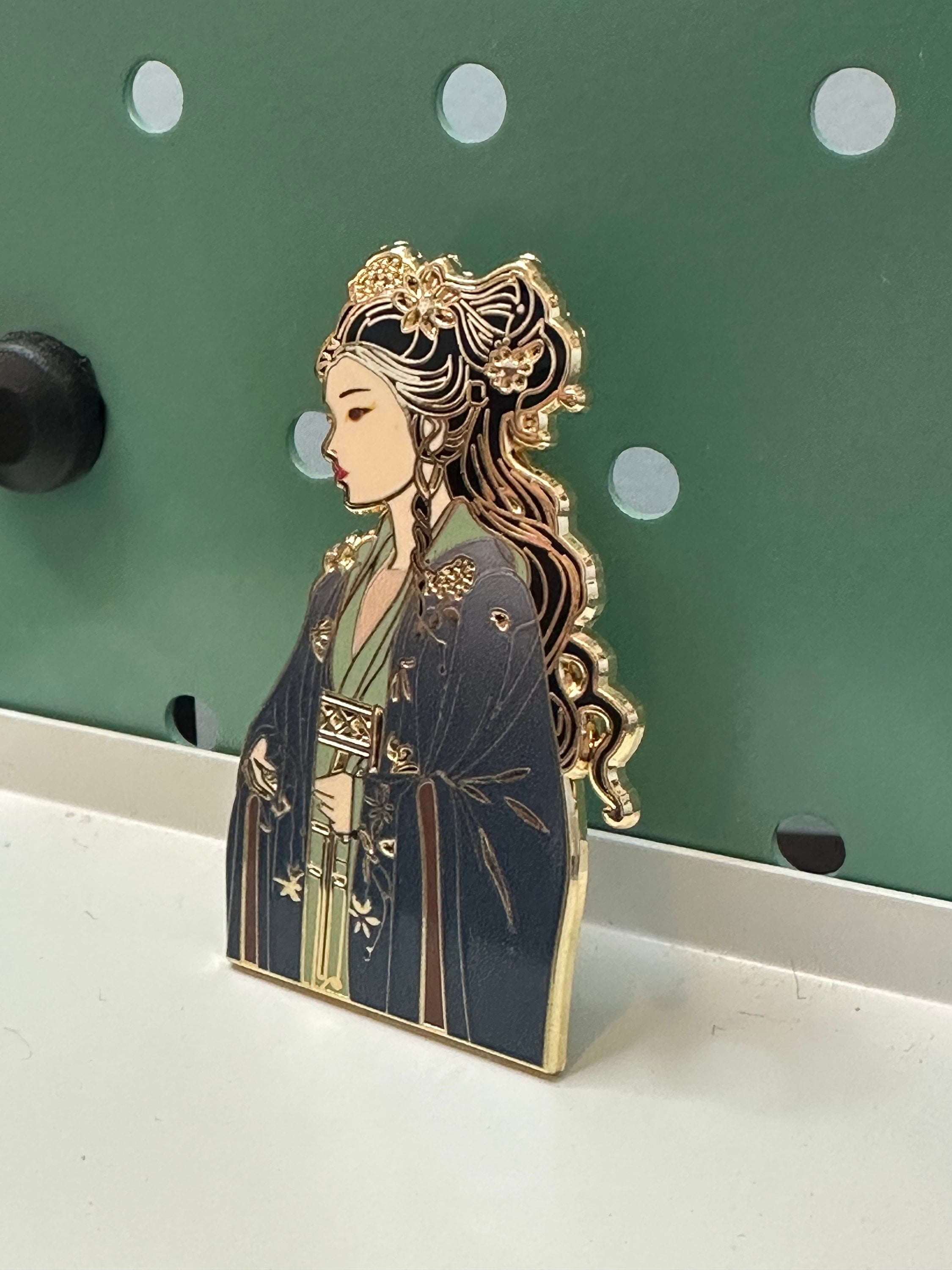 Elegant Lady - Wuxia Enamel Pin 2-inch - Etsy