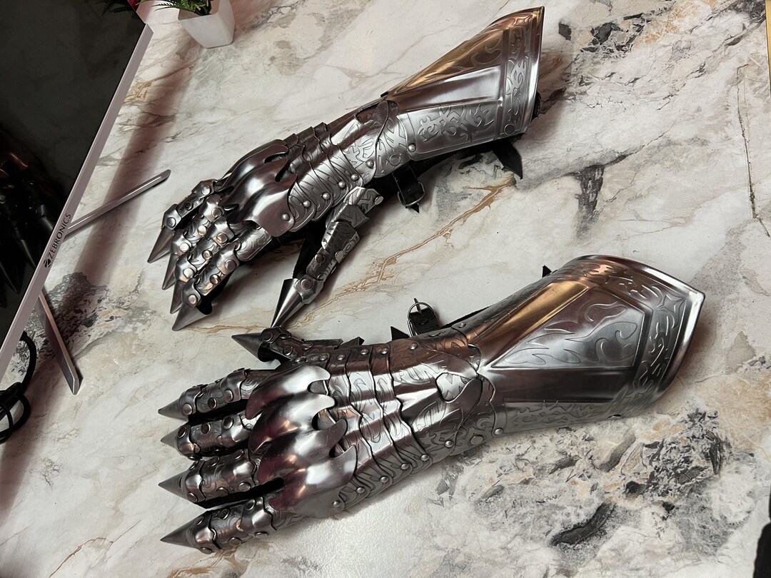 Handcrafted Steel Knight Nazgul Gauntlets | Engraved Gothic Armor ...