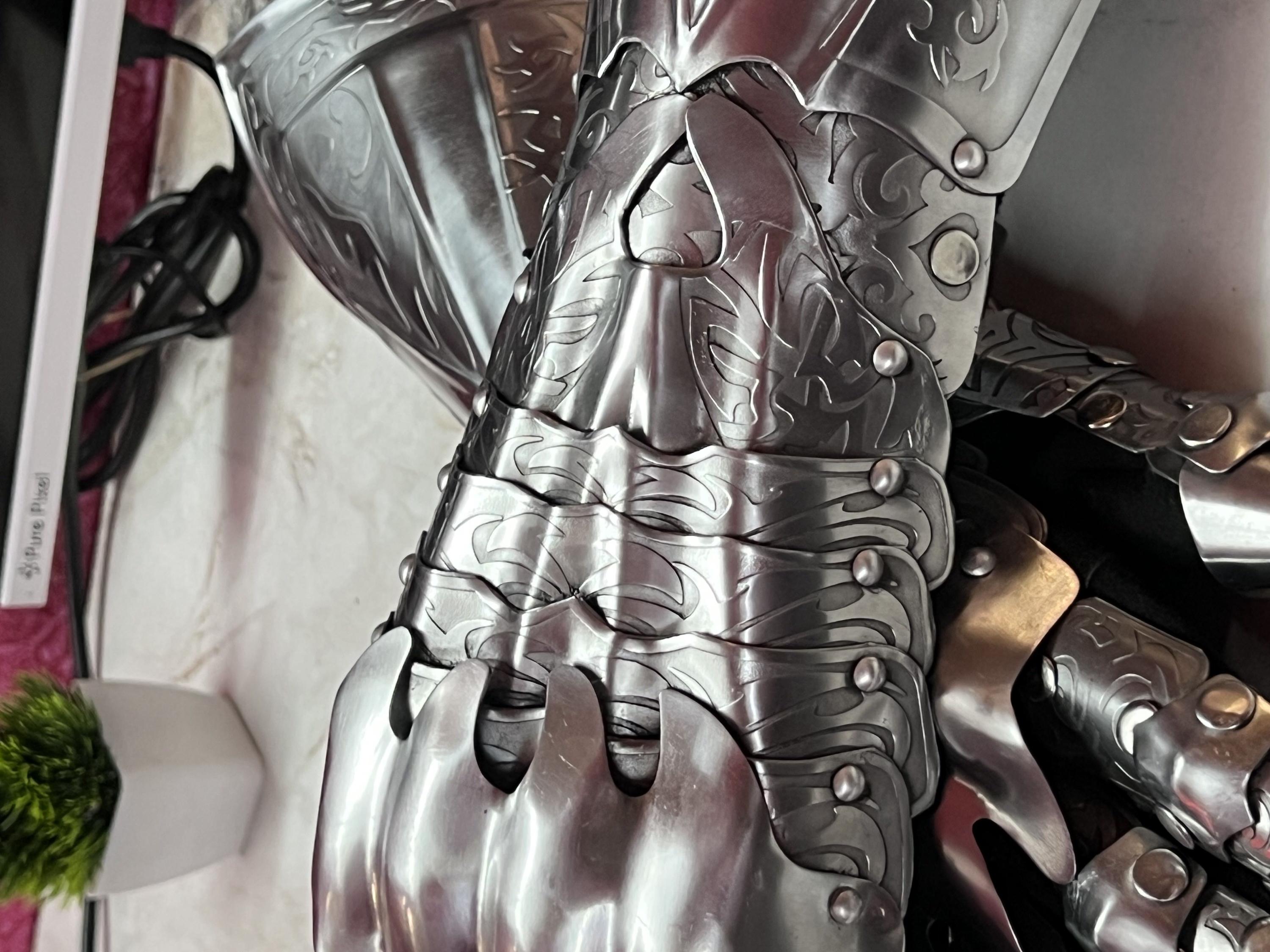 Handcrafted Steel Knight Nazgul Gauntlets | Engraved Gothic Armor ...
