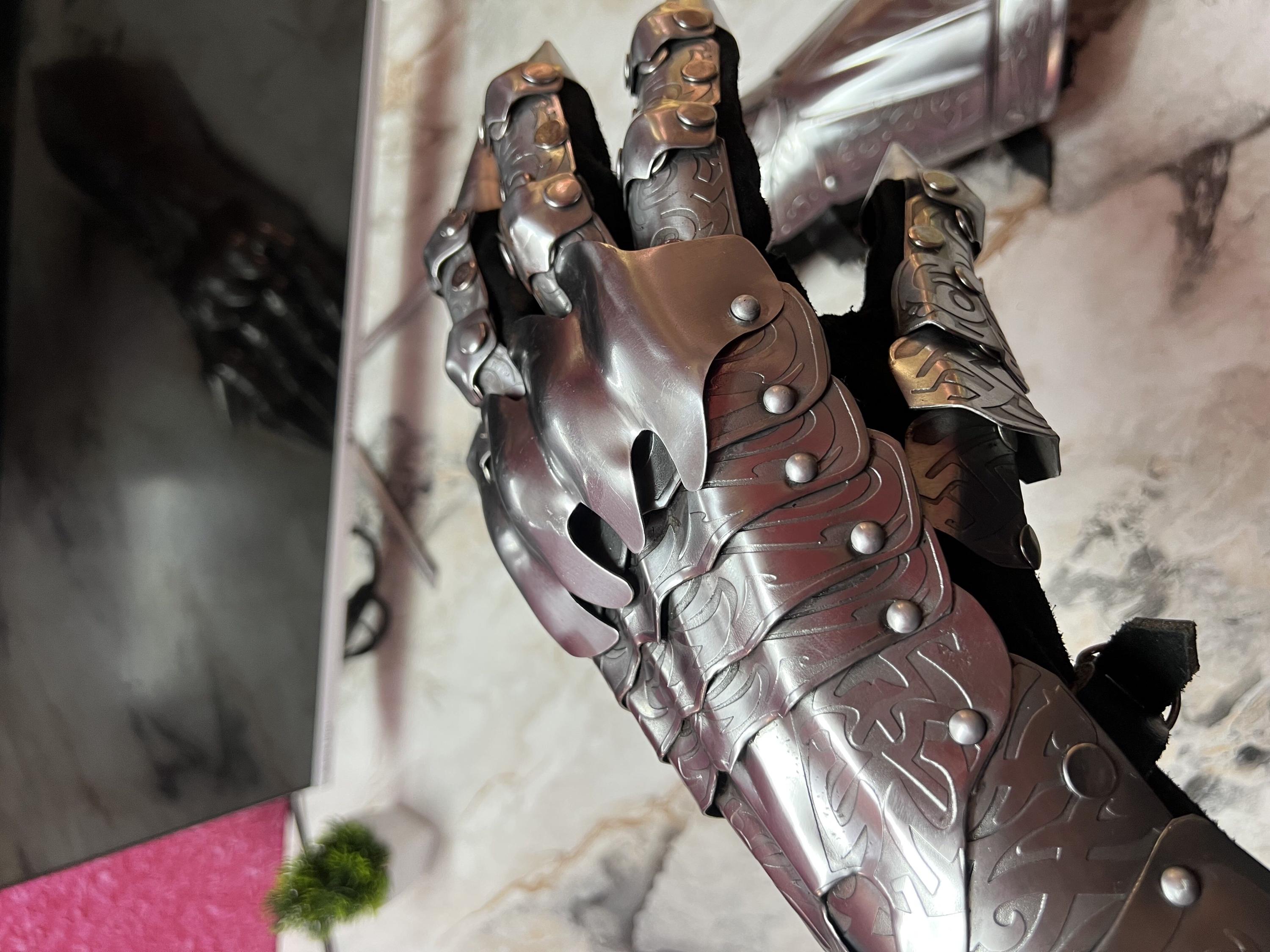 Handcrafted Steel Knight Nazgul Gauntlets | Engraved Gothic Armor ...