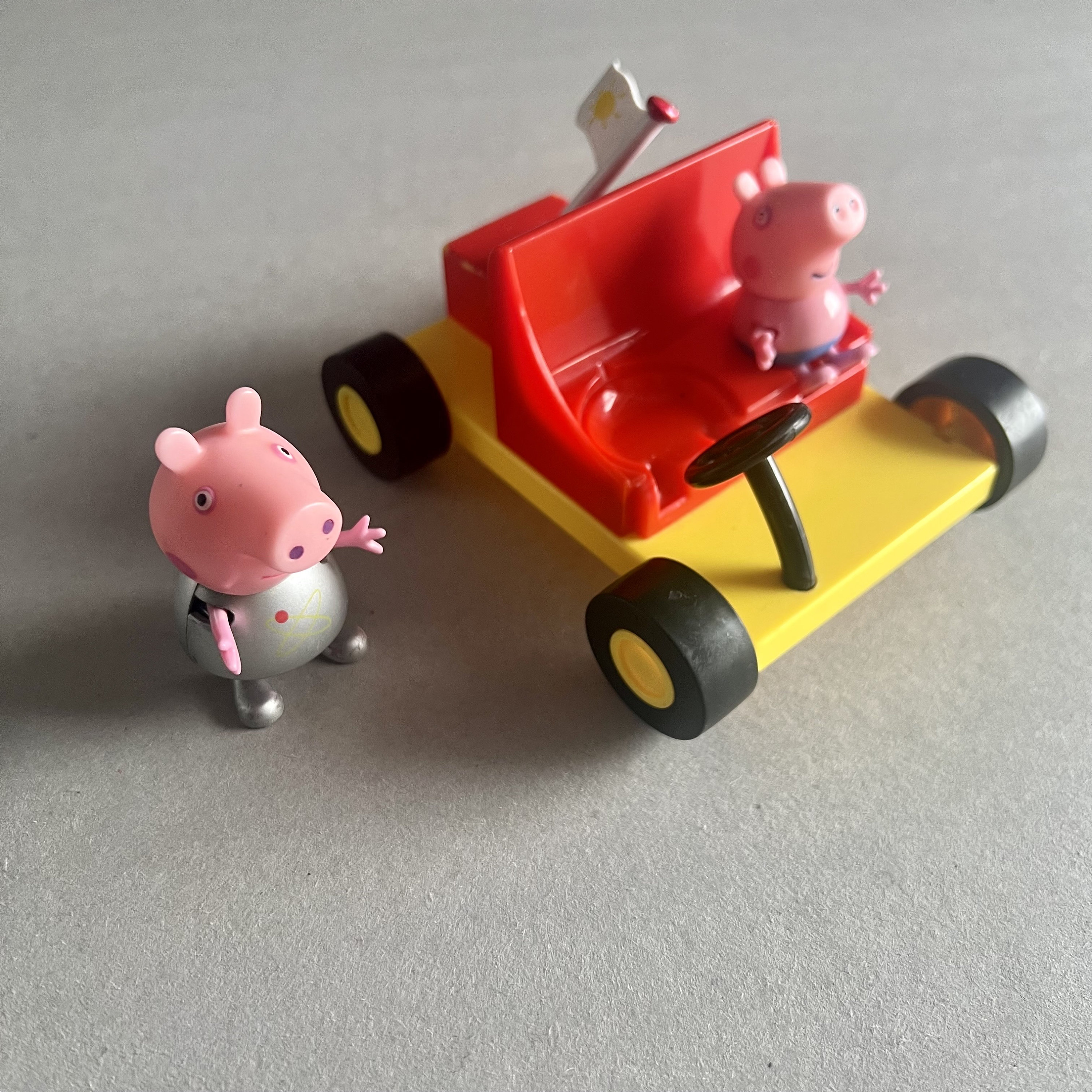 Peppa Pig Holiday Dune Buggy: Peppa and George Mini Figures, Summer Car ...