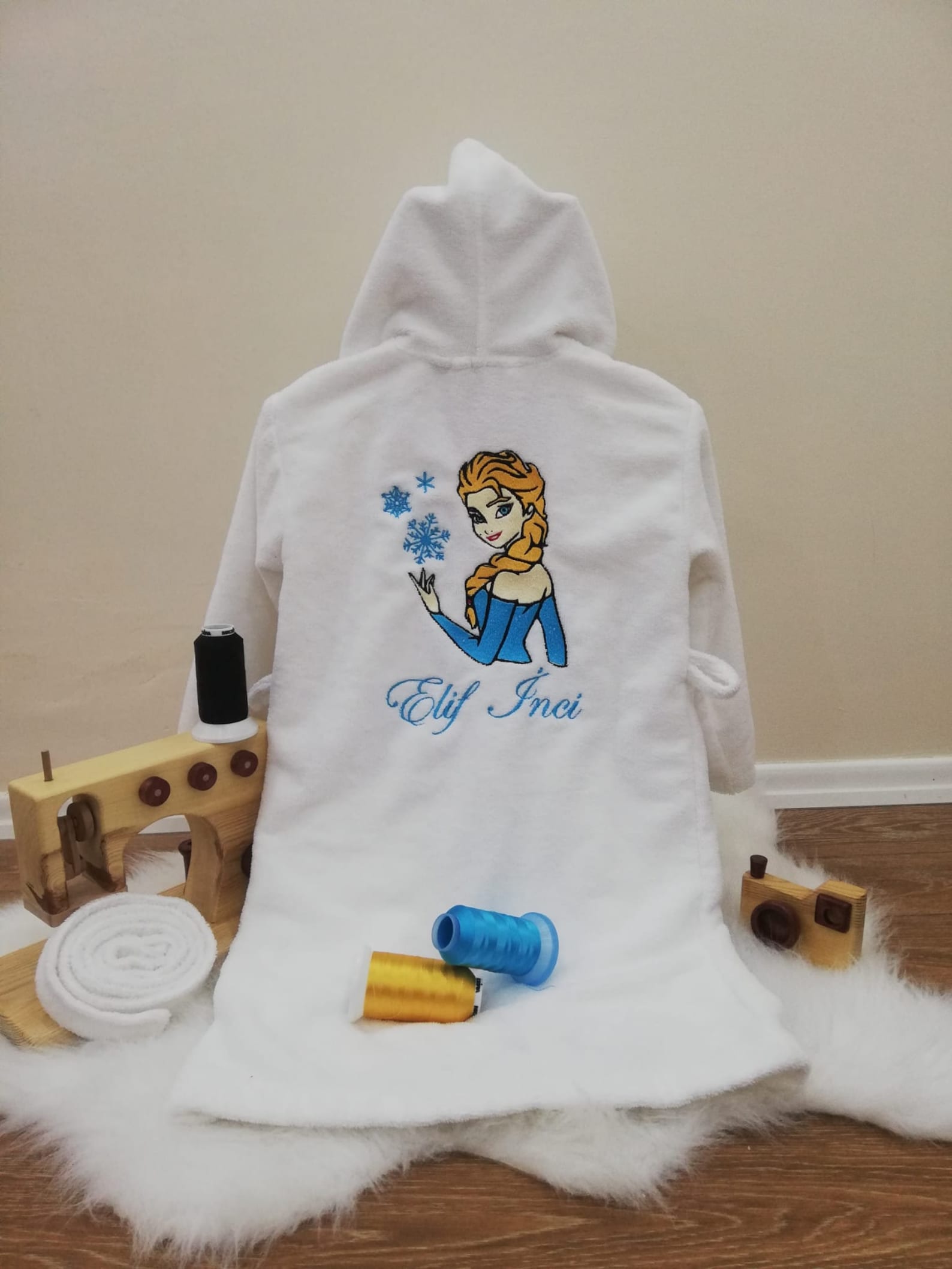 Elsa Machine Embroidery Design - Etsy