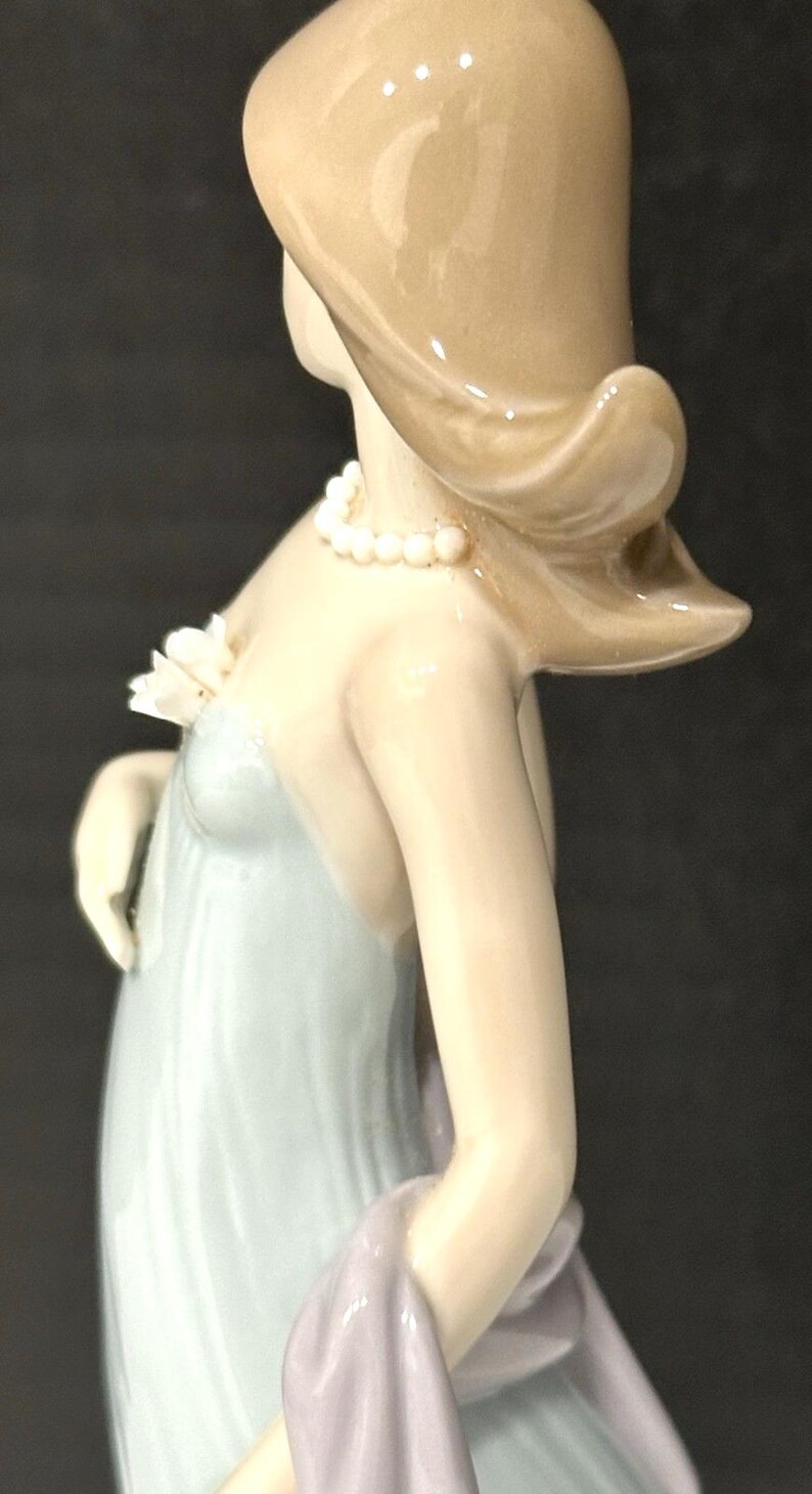 Lladro 5487 Ingenue Woman W/ Evening Gown Pearls Porcelain Figurine 8 ...
