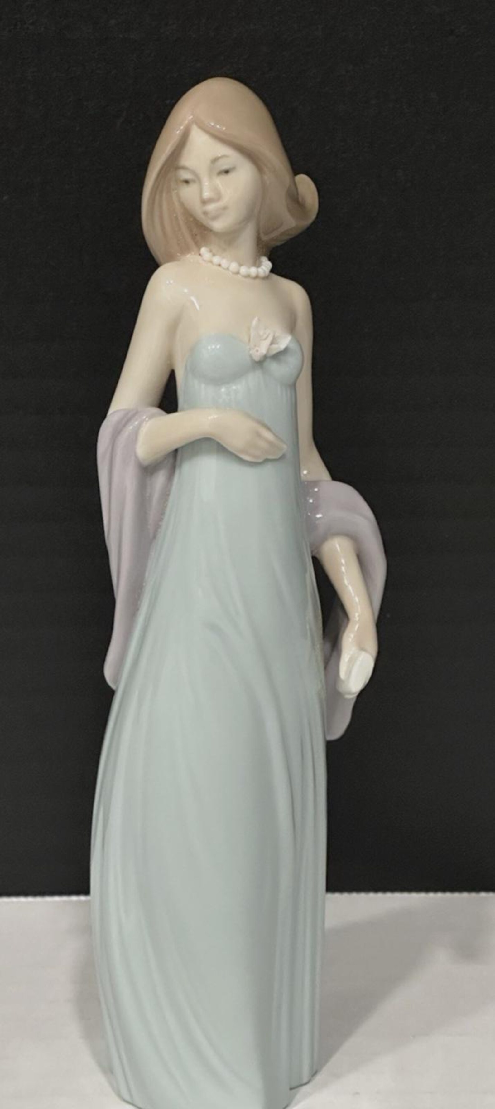 Lladro 5487 Ingenue Woman W/ Evening Gown Pearls Porcelain Figurine 8 ...