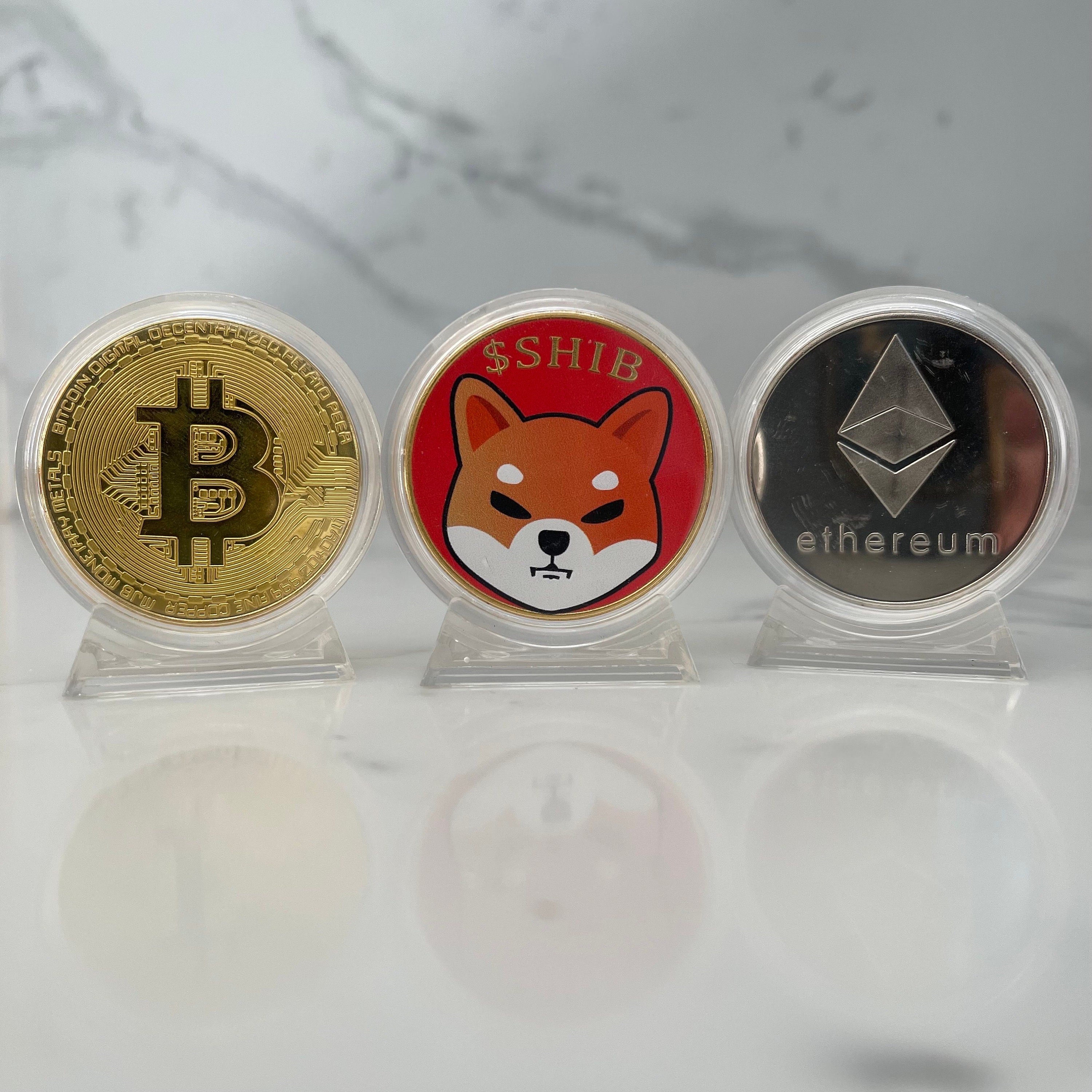 Display for Cryptocurrency Coins | Commemorative Circular ...