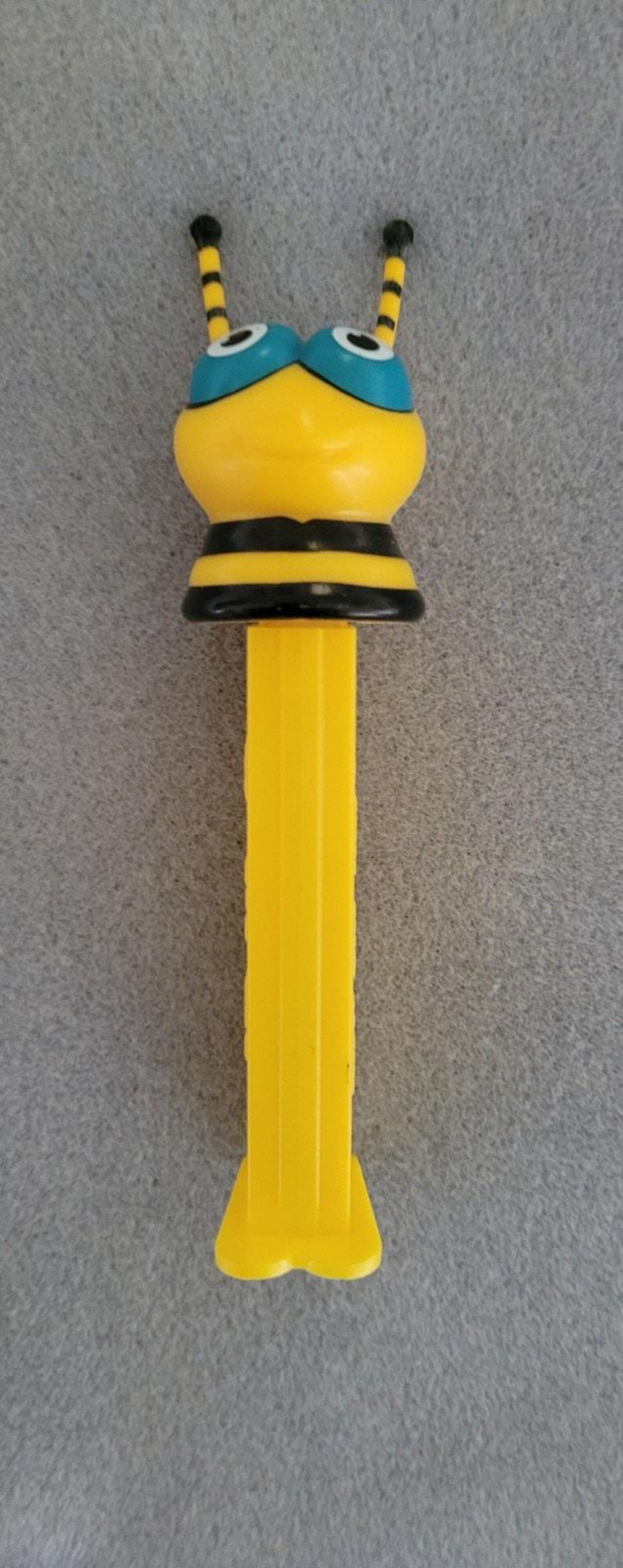 PEZ Baby Bee From Bugz Series Dispenser - VINTAGE/2000!! - Etsy