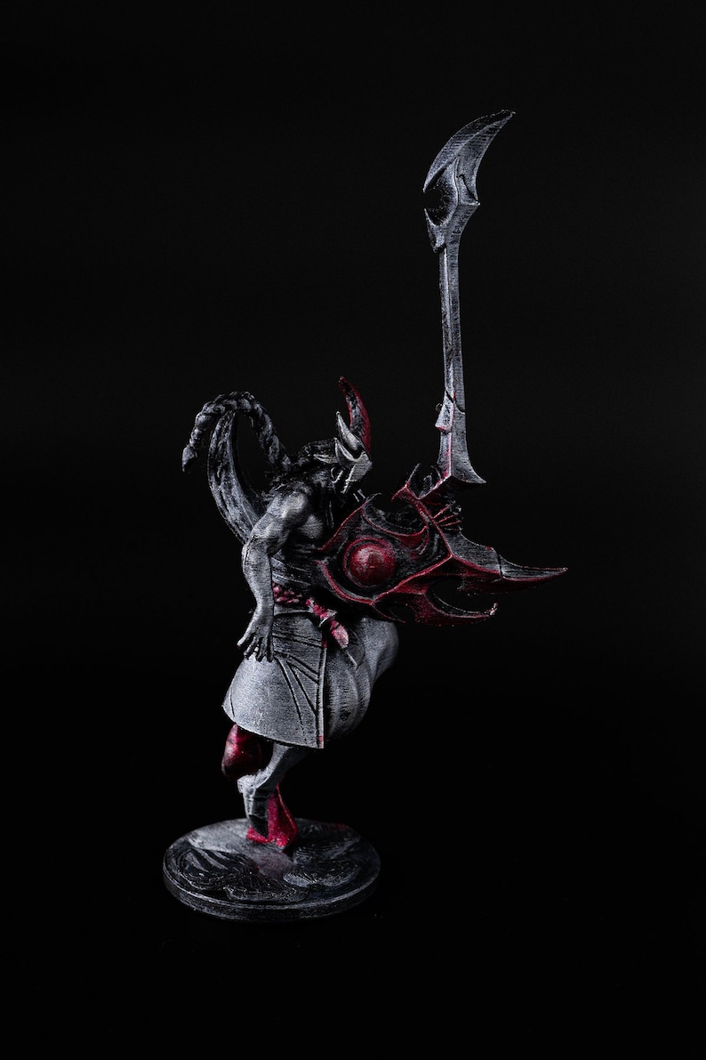 League of Legends Kayn Figurine: Metallic Acrylic Paint, 18cm - Etsy