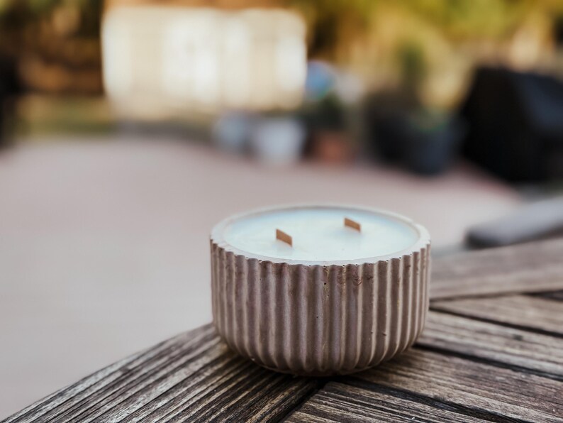 Candela in cemento biologico fatta a mano di medie dimensioni - Etsy Italia