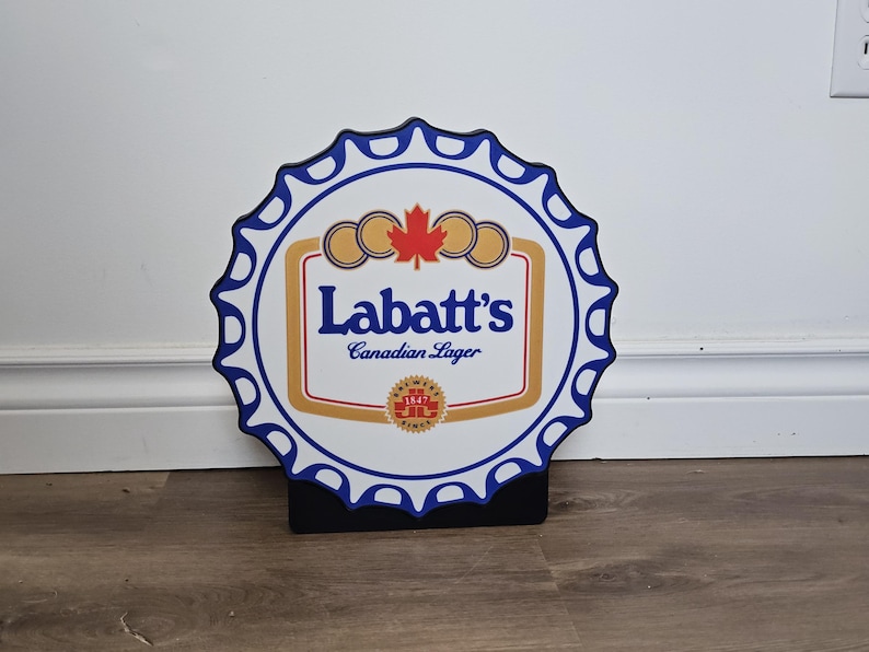 Enseigne lumineuse rétro à LED avec bouchon de bouteille de bière avec ...