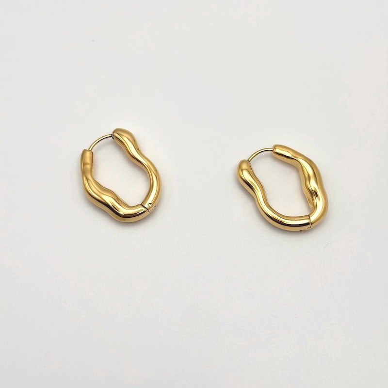 Oval Wavy Gold Hoops - Etsy