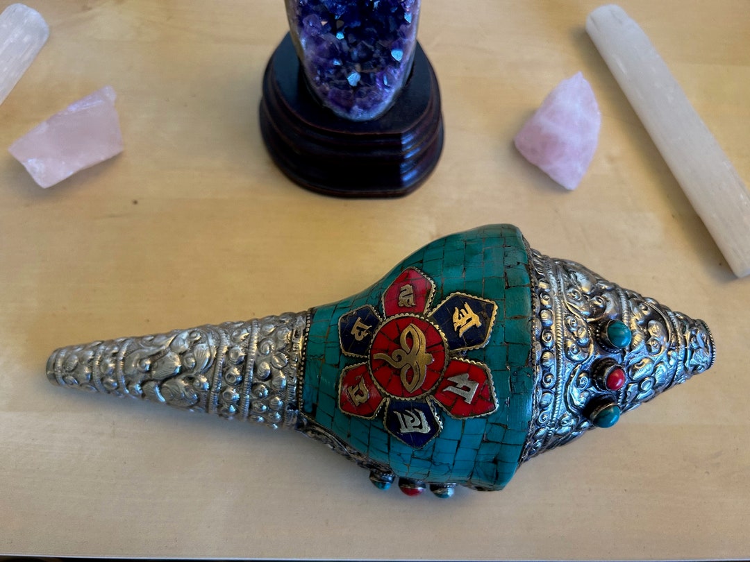 Tibetan Natural Handcrafted Conch Shells...(silver Alloy...) Trumpet ...