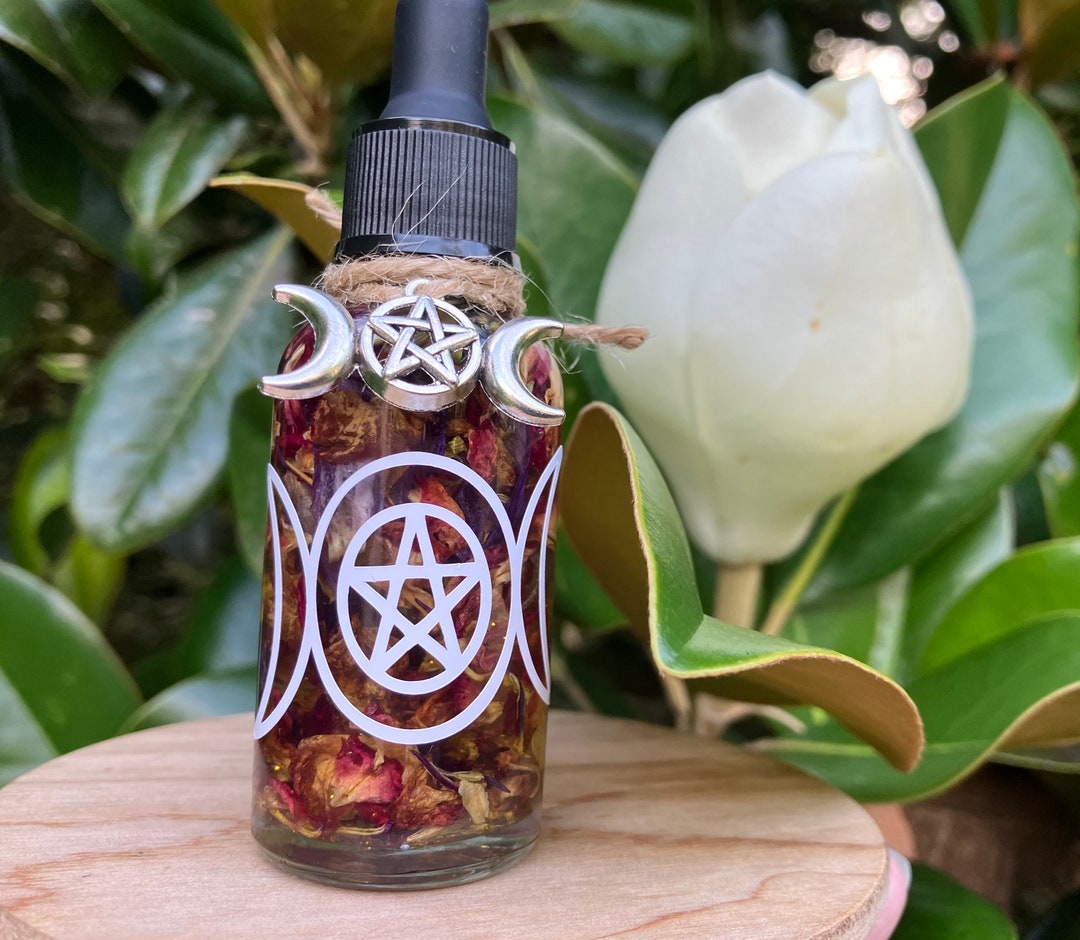 Hecate Ritual Oil, Hecate Devotional Oil, Hecate Anointing Oil, Hecate ...
