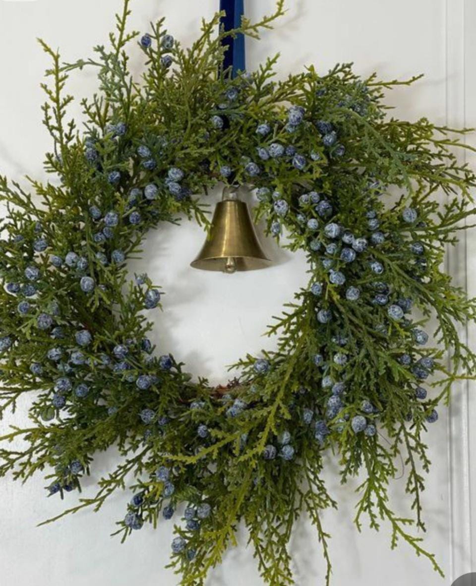 Fresh Juniper Berry Boughs Box – Kentucky Holiday Greens - Etsy