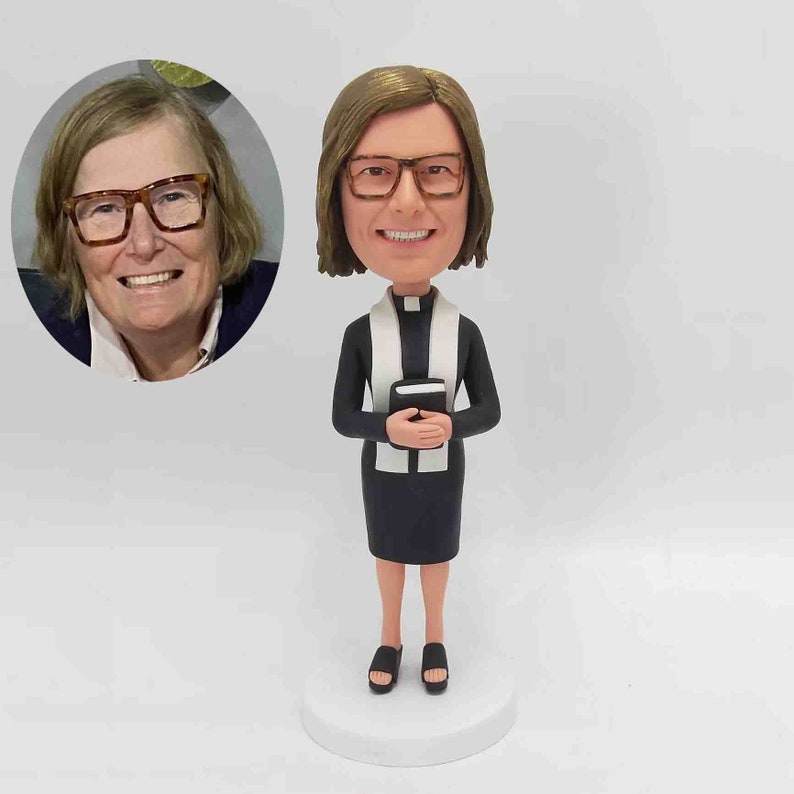 Personalized Female Doctor Bobbleheads – Custom Medical Doctor Figurine ...