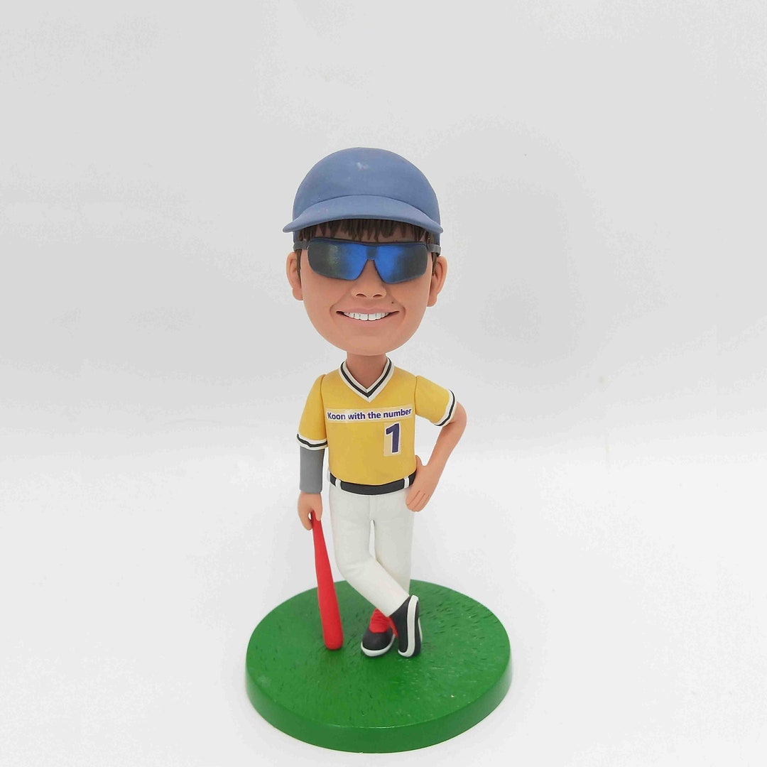 Custom Baseball Bobbleheads, Personalized Pitcher and Catcher Figurines ...
