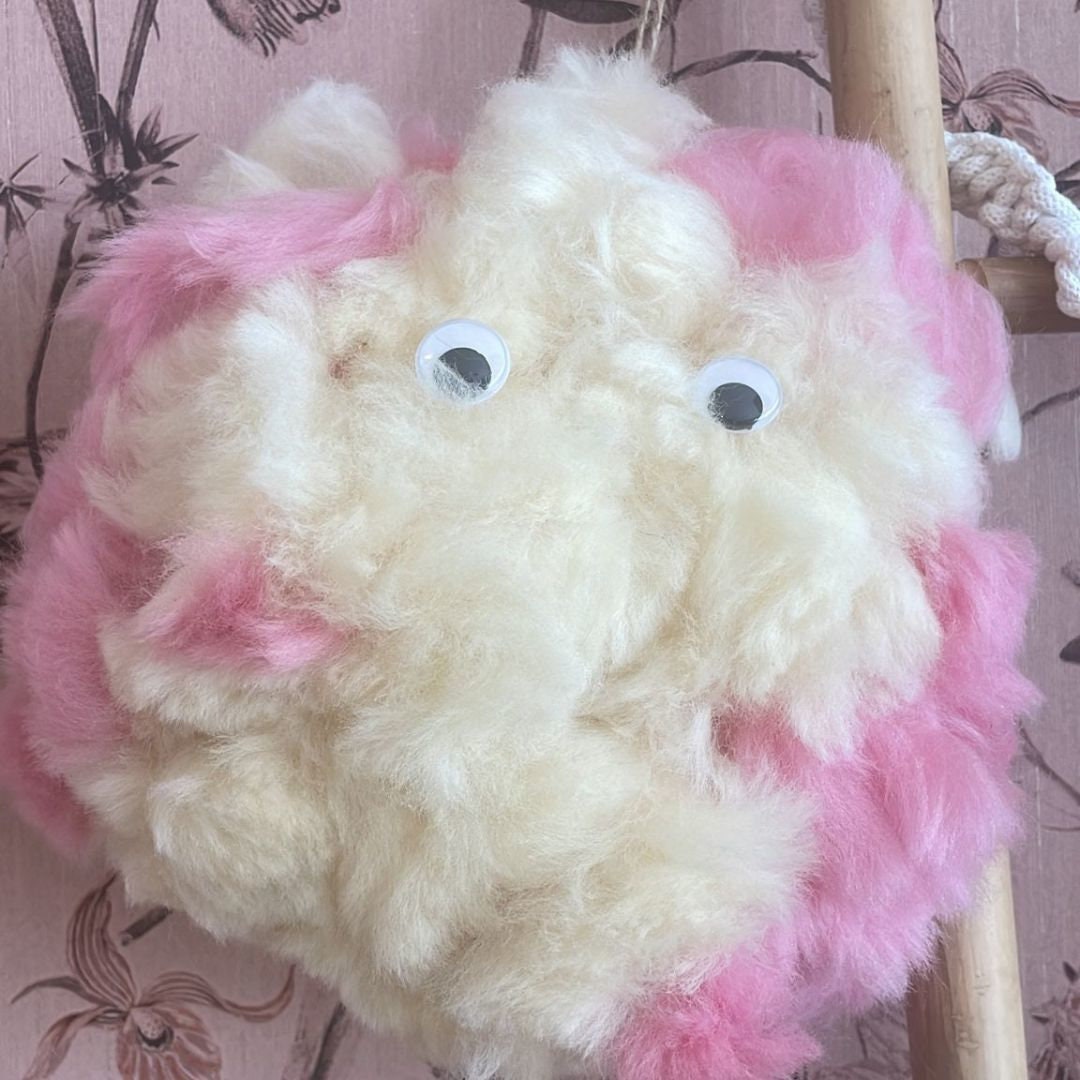 DIY Crafts Wool Projects, Wool Art, Handmade Decorations, Textile Art ...