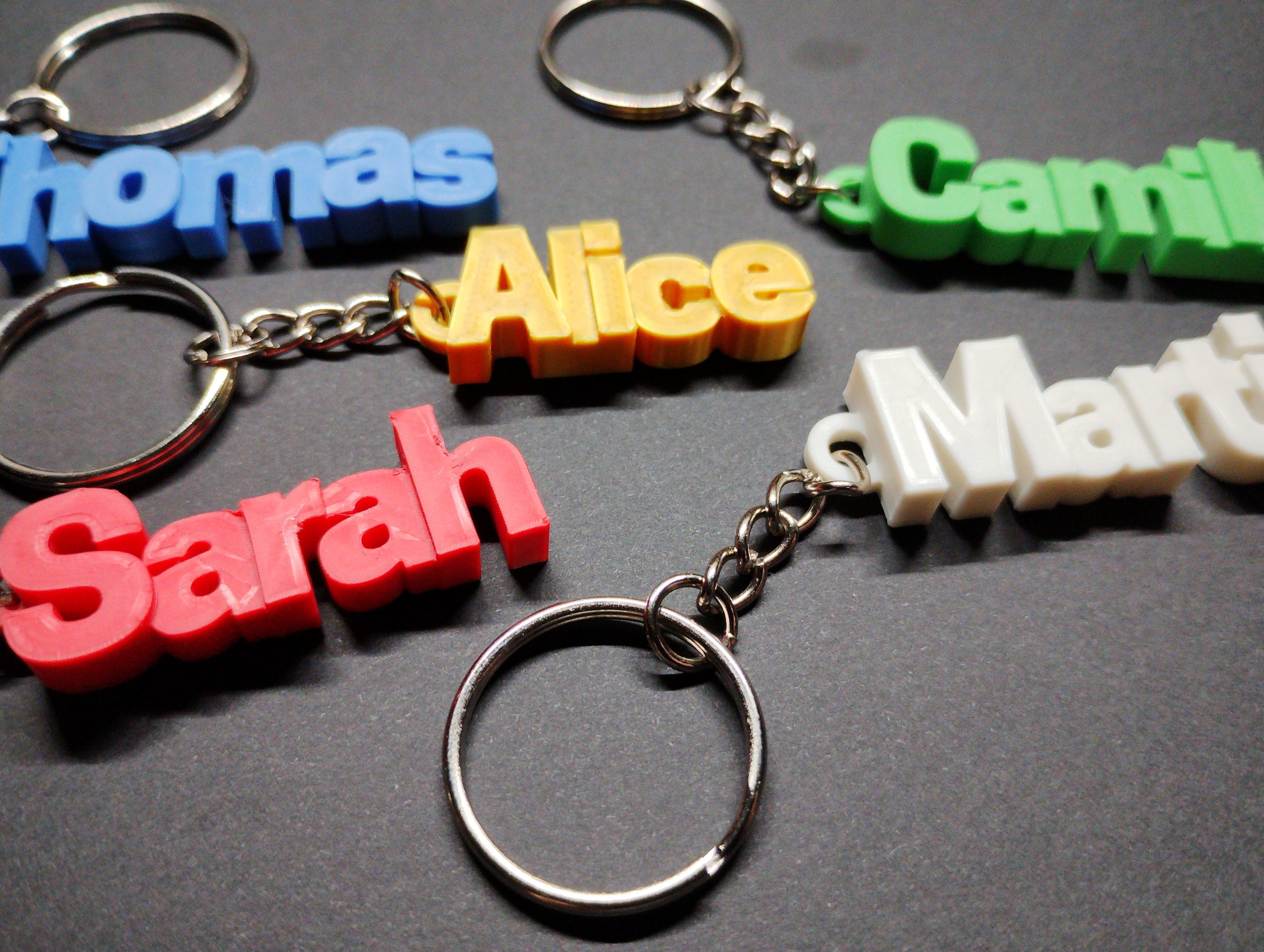 Porte-clé personnalisé prénom et couleur imprimé en 3D à la demande ...