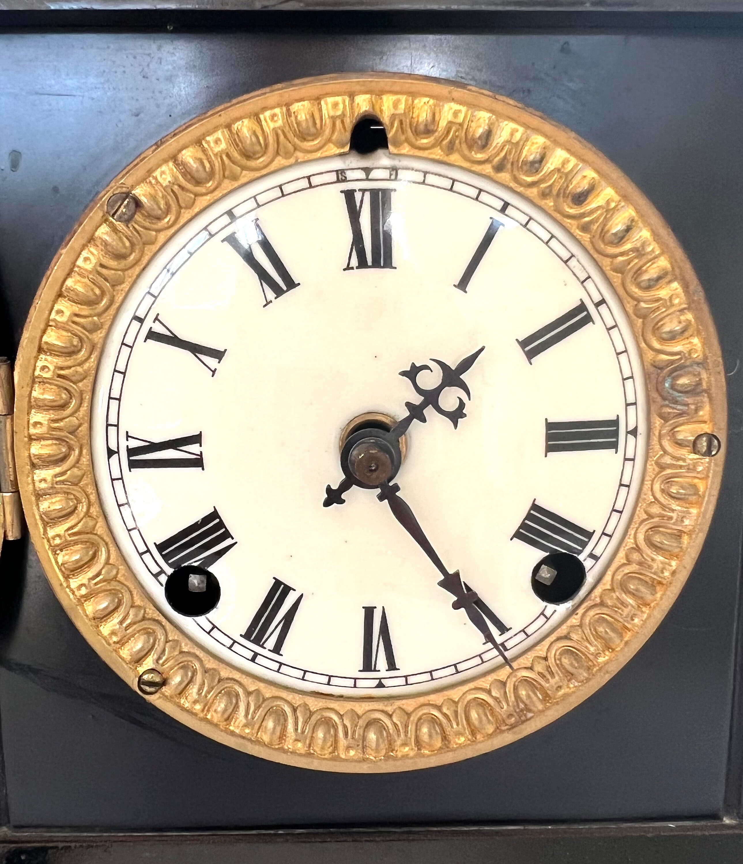 ANTIQUE MANTLE DESK Clock Black Metal Statue Figurine on Top, With Key ...