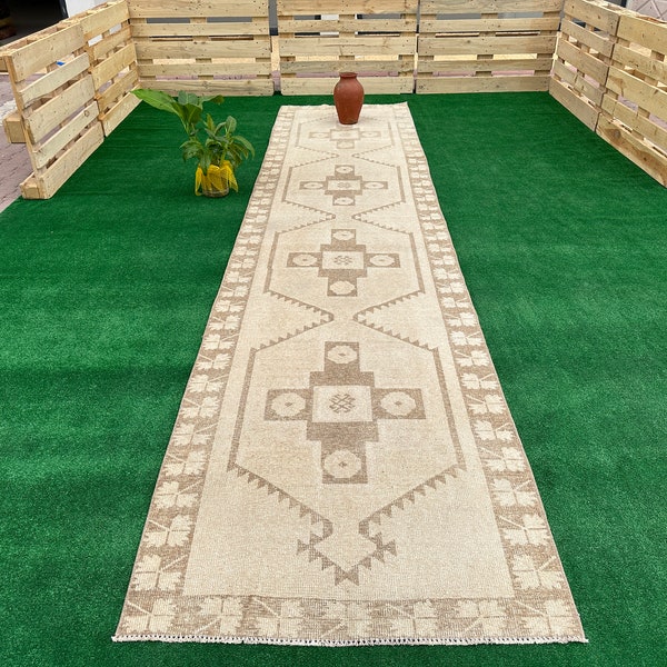 Vintage Runner - Etsy