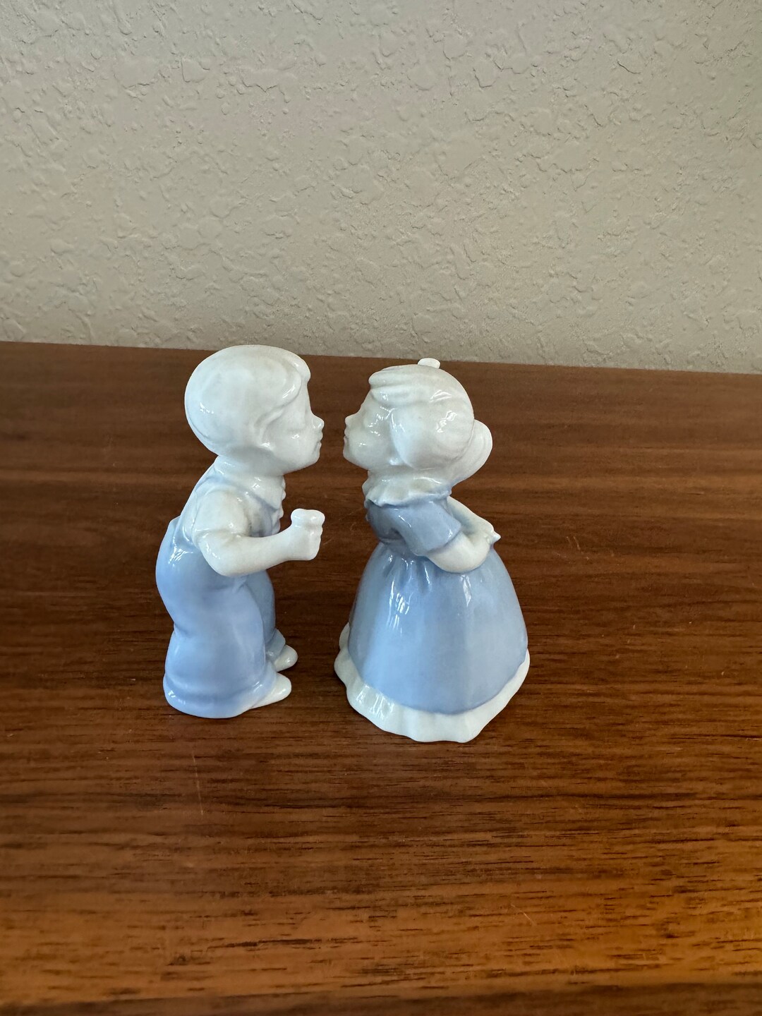Schmid Brothers Kissing Figurines Japan Ceramic Blue and White - Etsy
