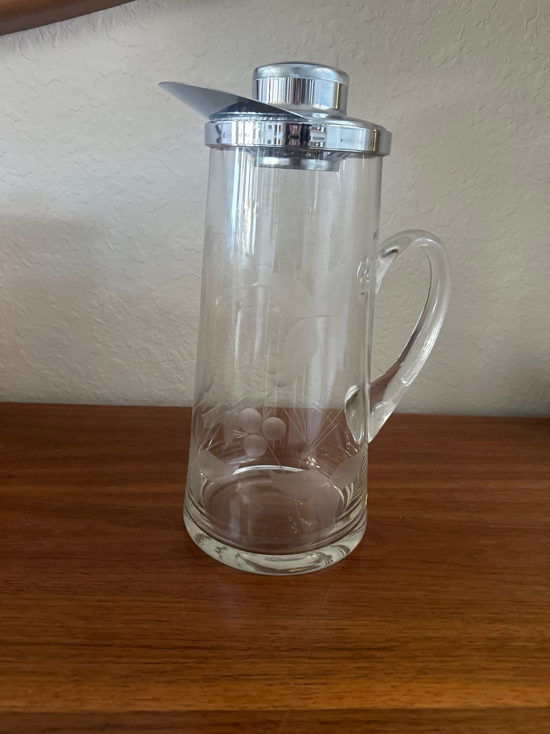 American MCM Bar Pitcher W/etched Glass Silver Lid - Etsy