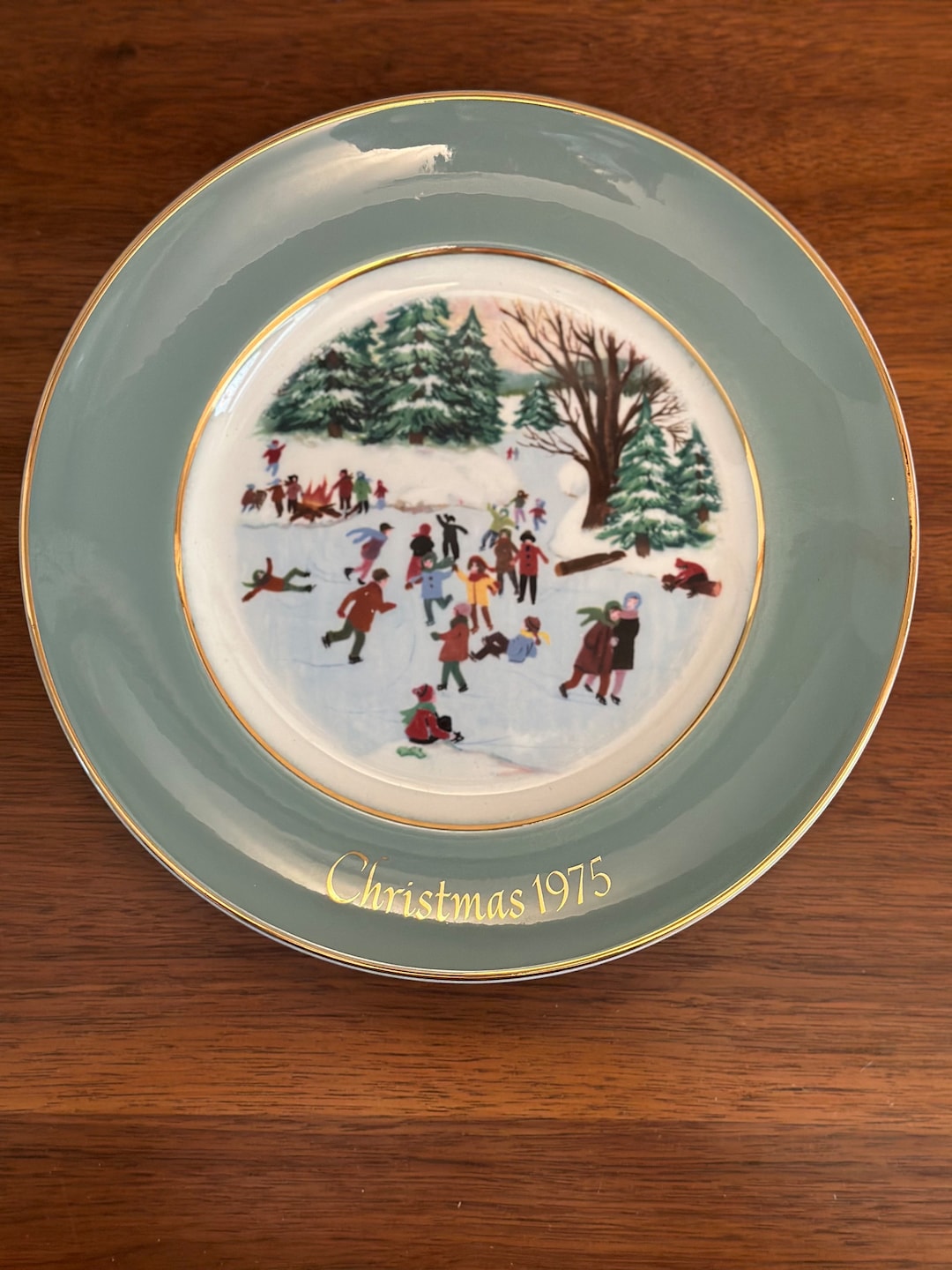 Avon Christmas Skaters on the Pond Collectable Plate 9” 1975 - Etsy